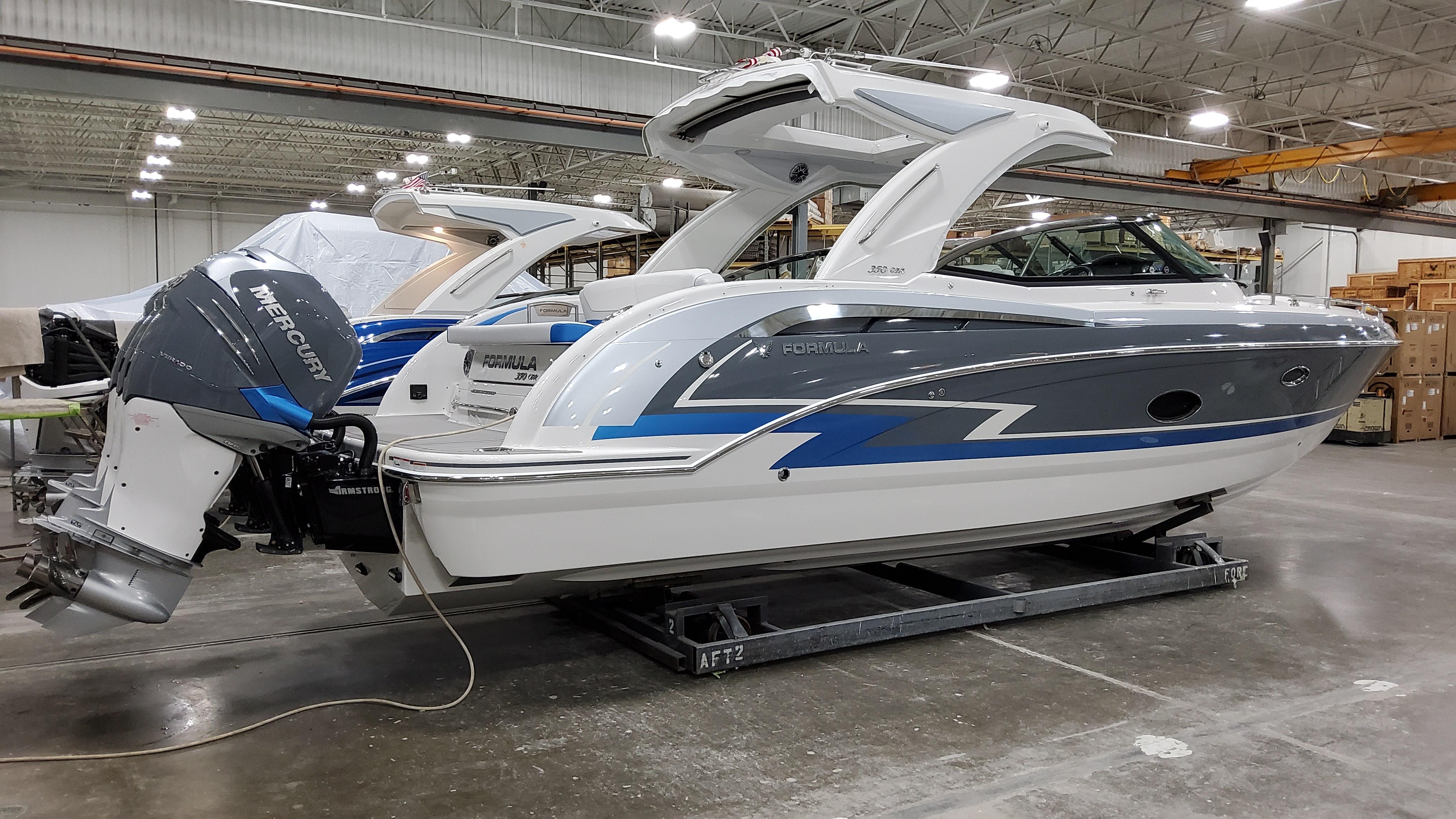 2023 Formula 350 Crossover Bowrider Express Cruiser for sale - YachtWorld