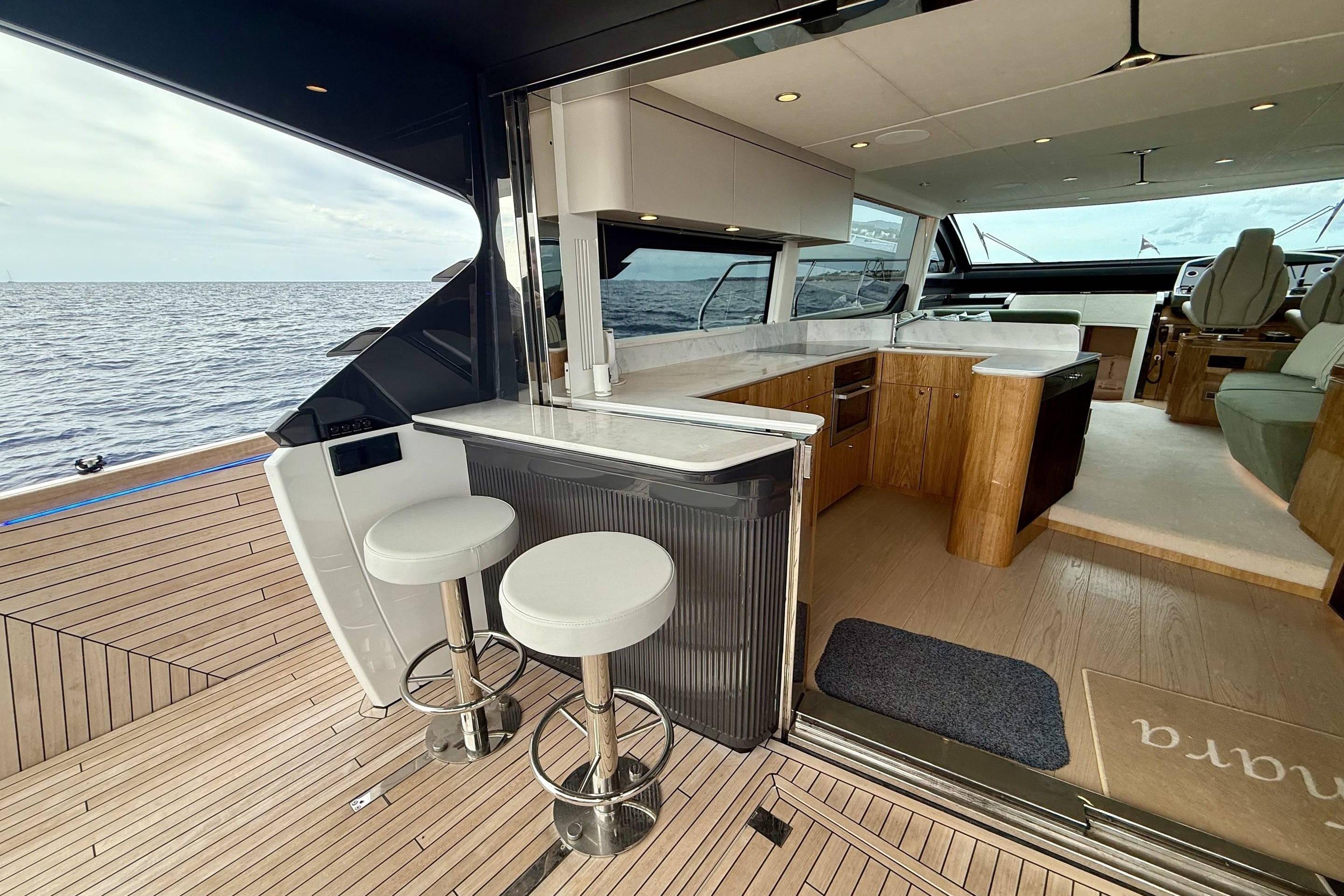 Used 2025 Fairline Squadron 58 - Islas Baleares | YachtFocus