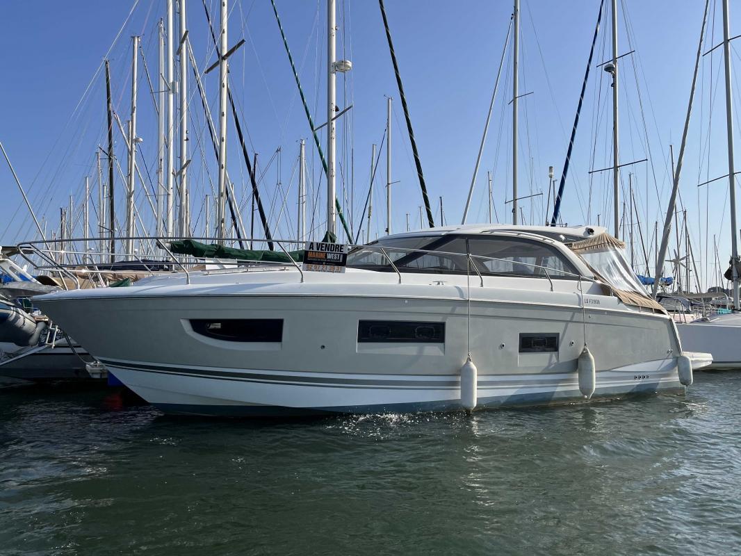Jeanneau Leader 40 | 2015 | 12m - Morbihan ( 56 ) | Boatshop24