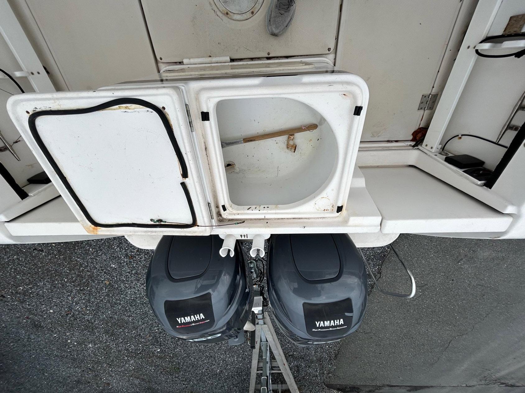 1996 Robalo 2440 Walkaround Sport Fishing for sale - YachtWorld