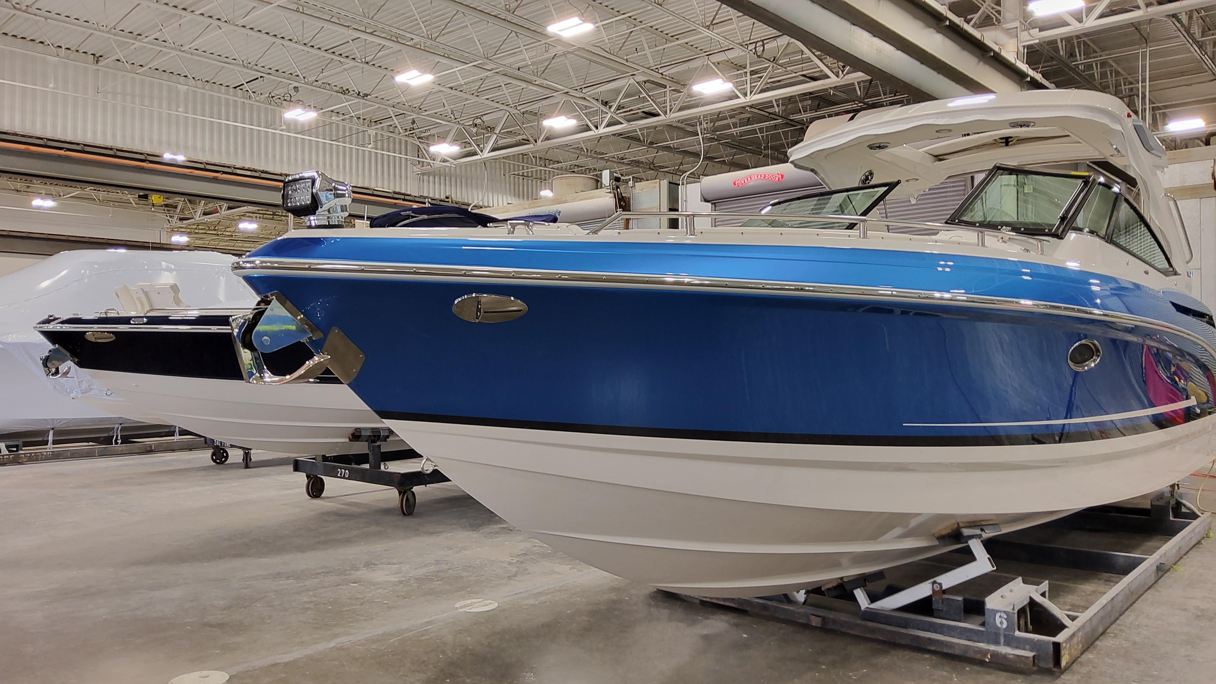 2024 Formula 330 Crossover Bowrider Express Cruiser for sale - YachtWorld