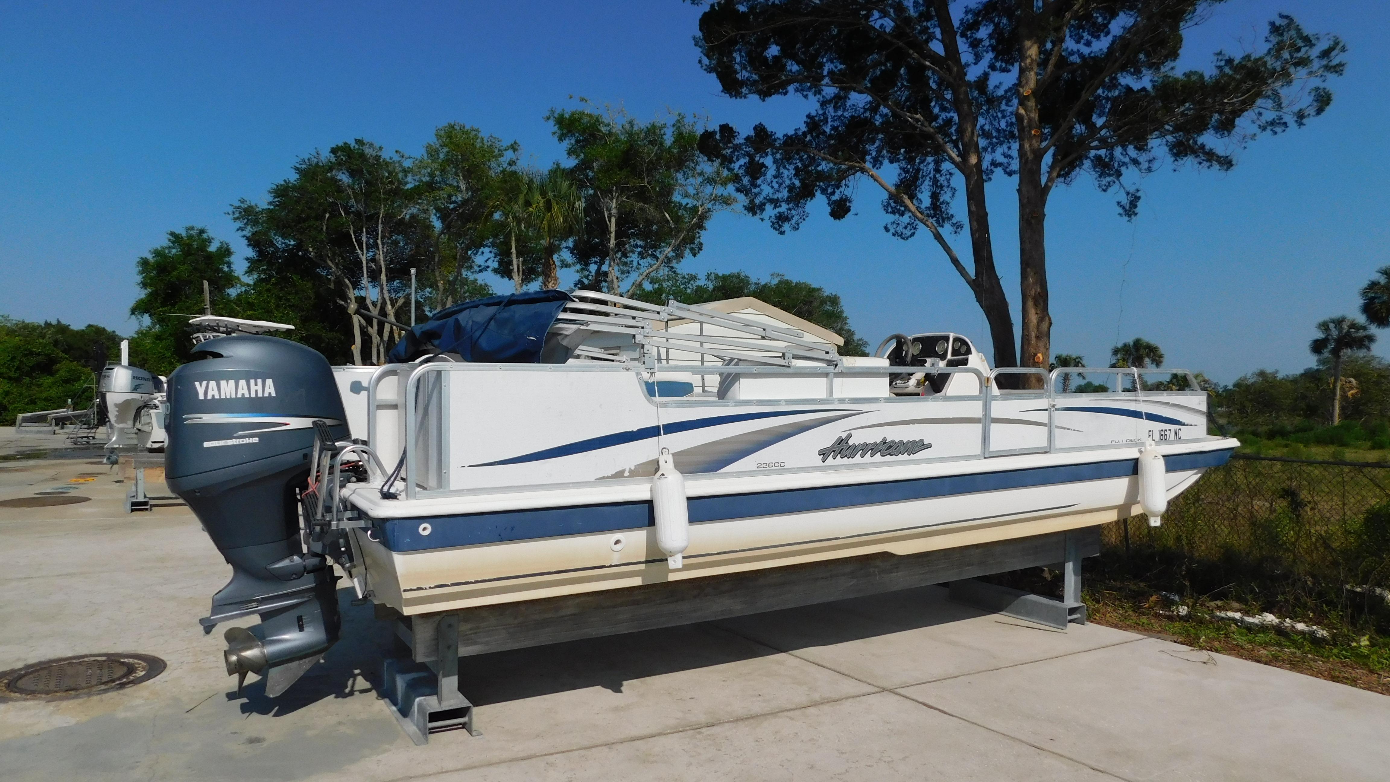 2006 Hurricane 22 Deck Boat Deck for sale - YachtWorld