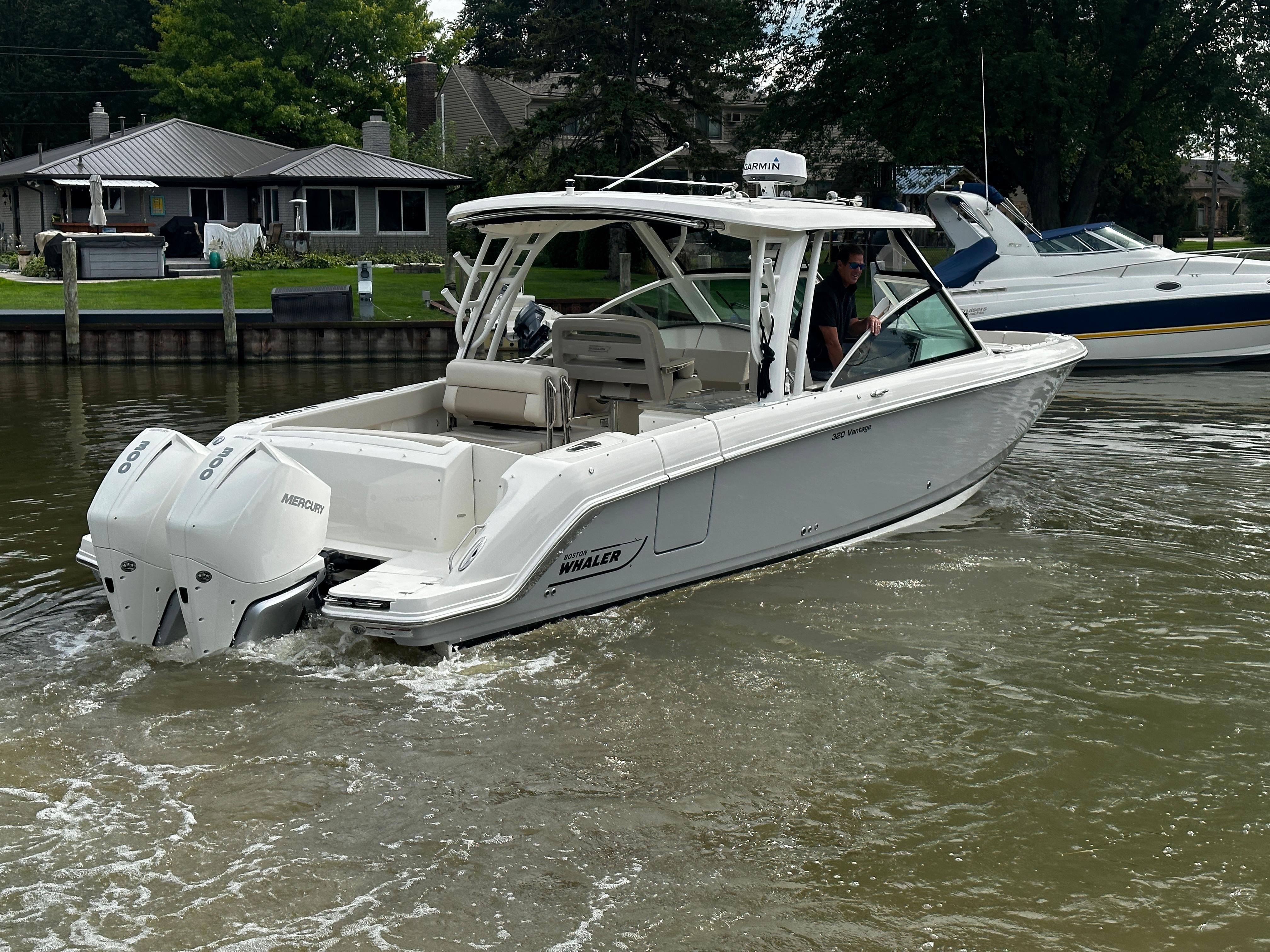 2023 Boston Whaler 320 Vantage Dual Console for sale - YachtWorld