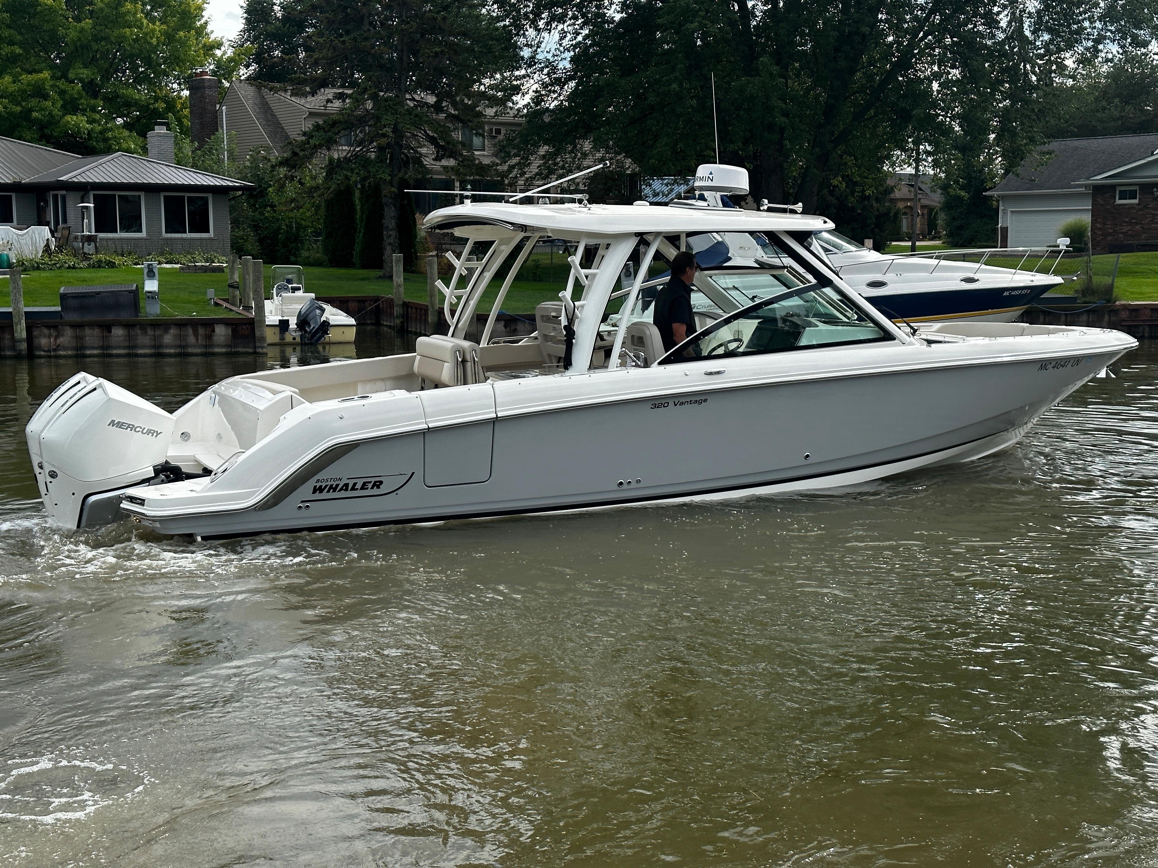 2023 Boston Whaler 320 Vantage Dual Console for sale - YachtWorld