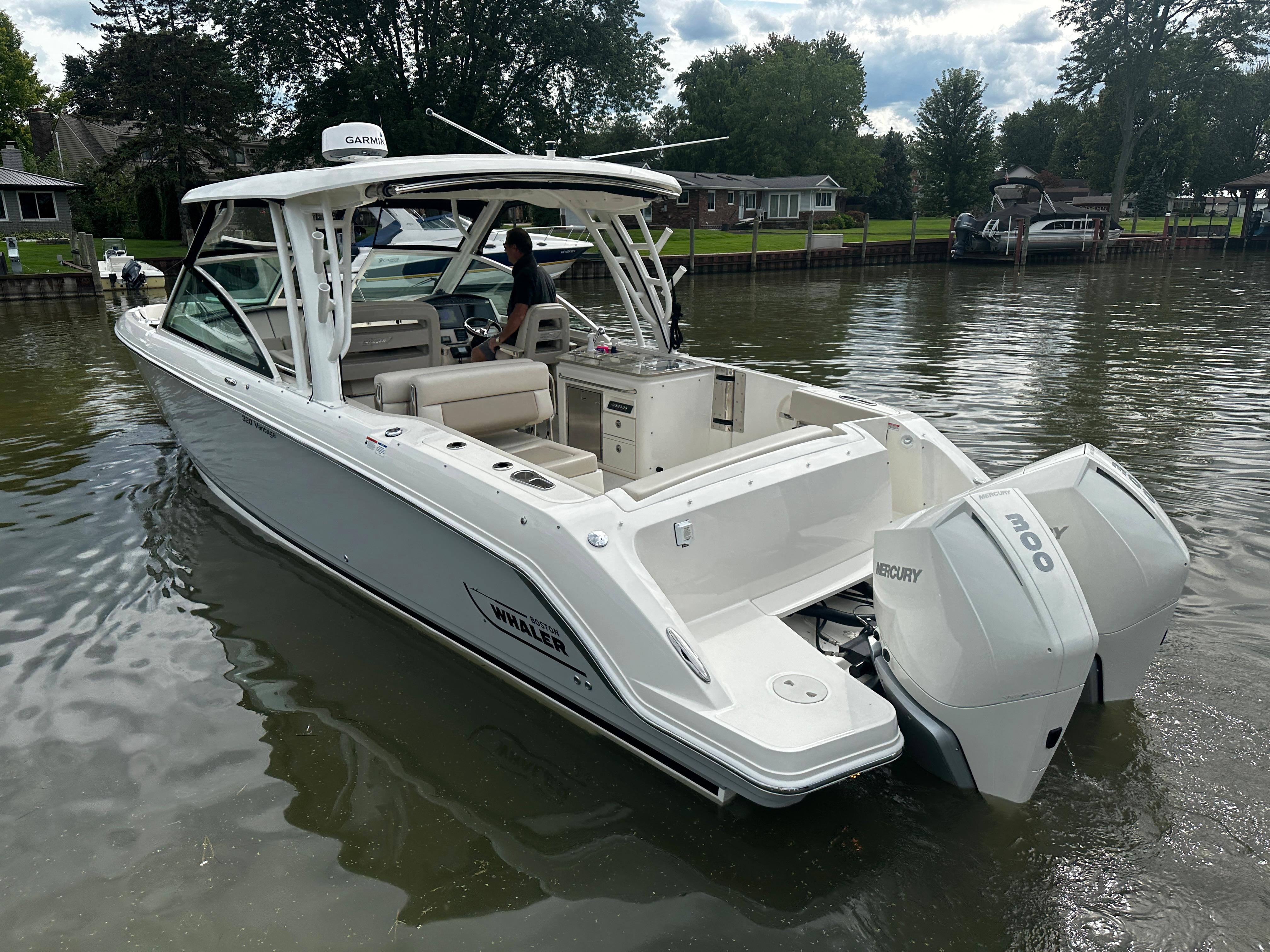 2023 Boston Whaler 320 Vantage Dual Console for sale - YachtWorld