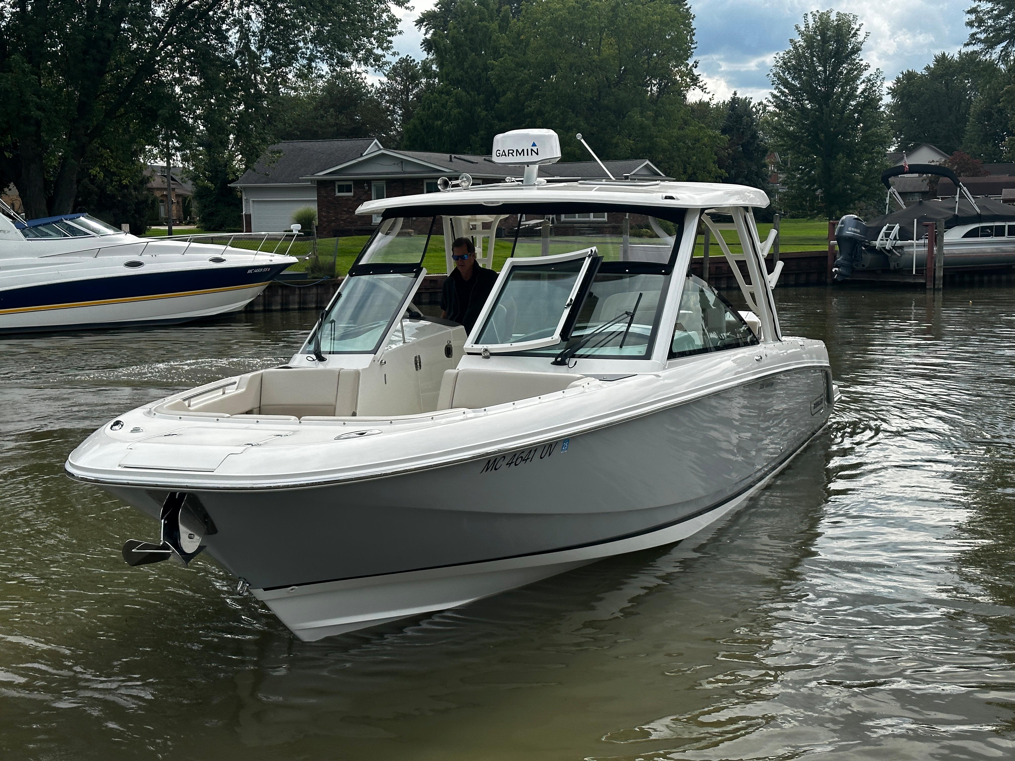 2023 Boston Whaler 320 Vantage Dual Console for sale - YachtWorld