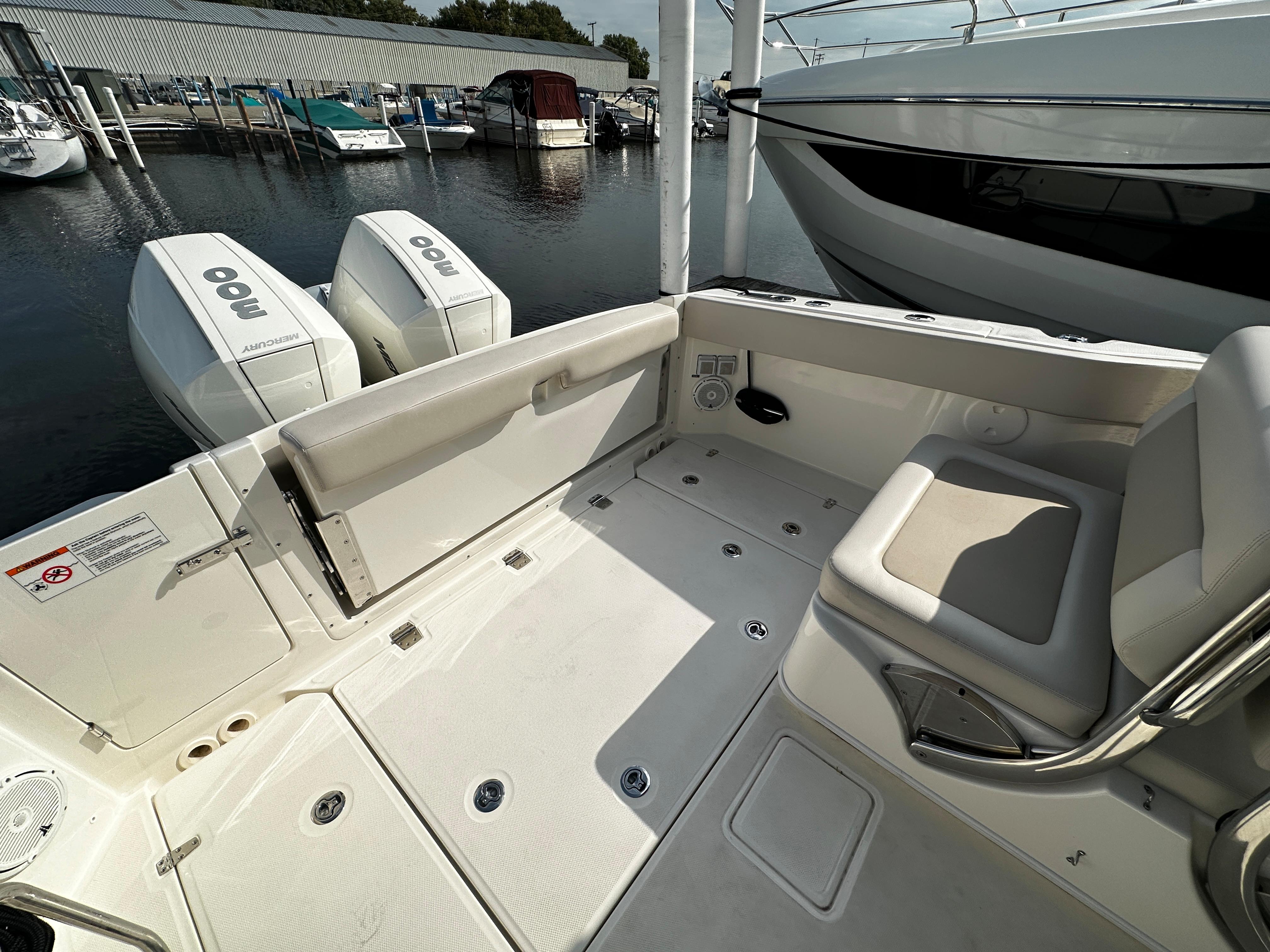 2023 Boston Whaler 320 Vantage Dual Console for sale - YachtWorld