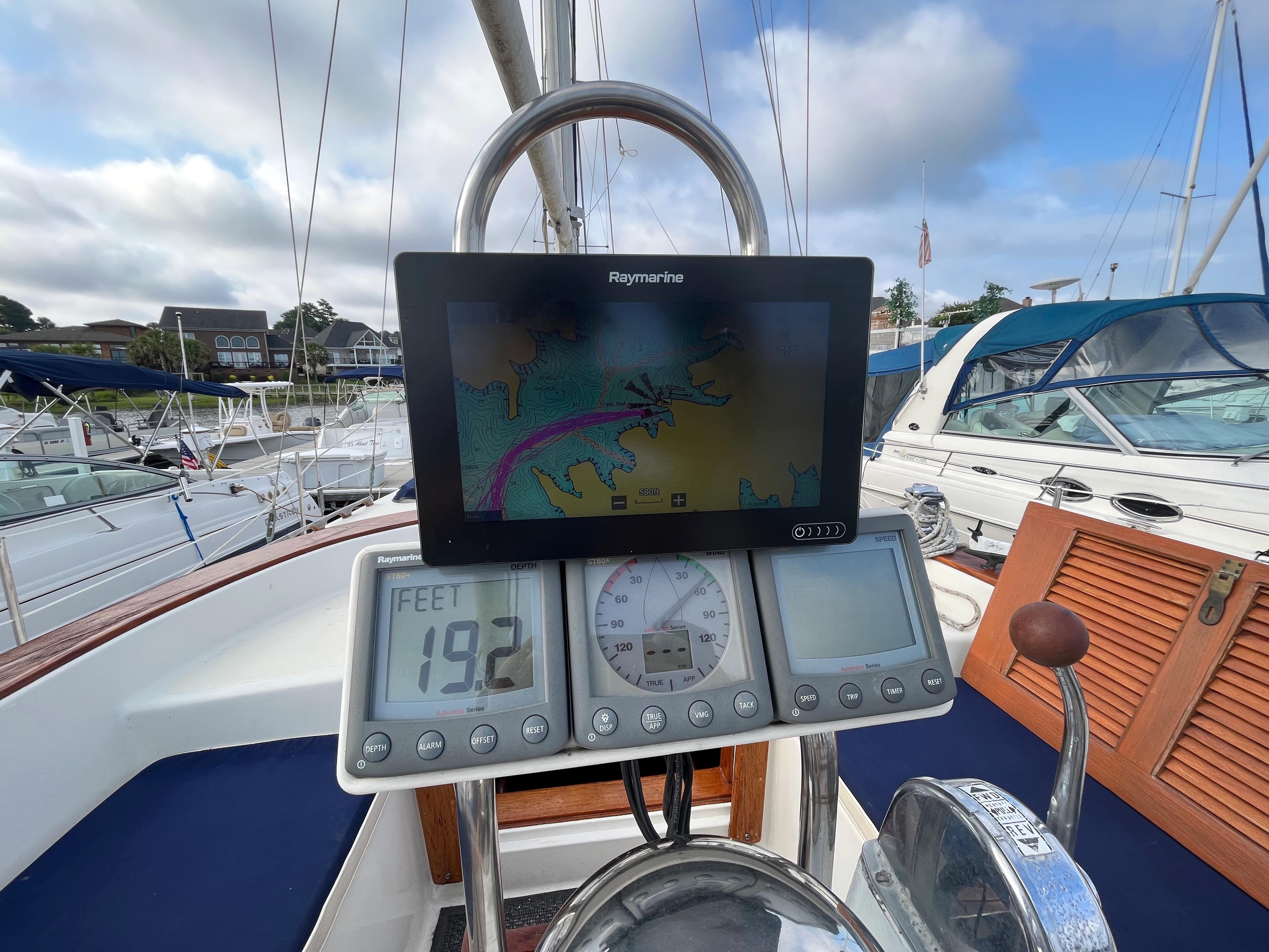 1981 Endeavour 40 Sloop Centre Cockpit for sale - YachtWorld