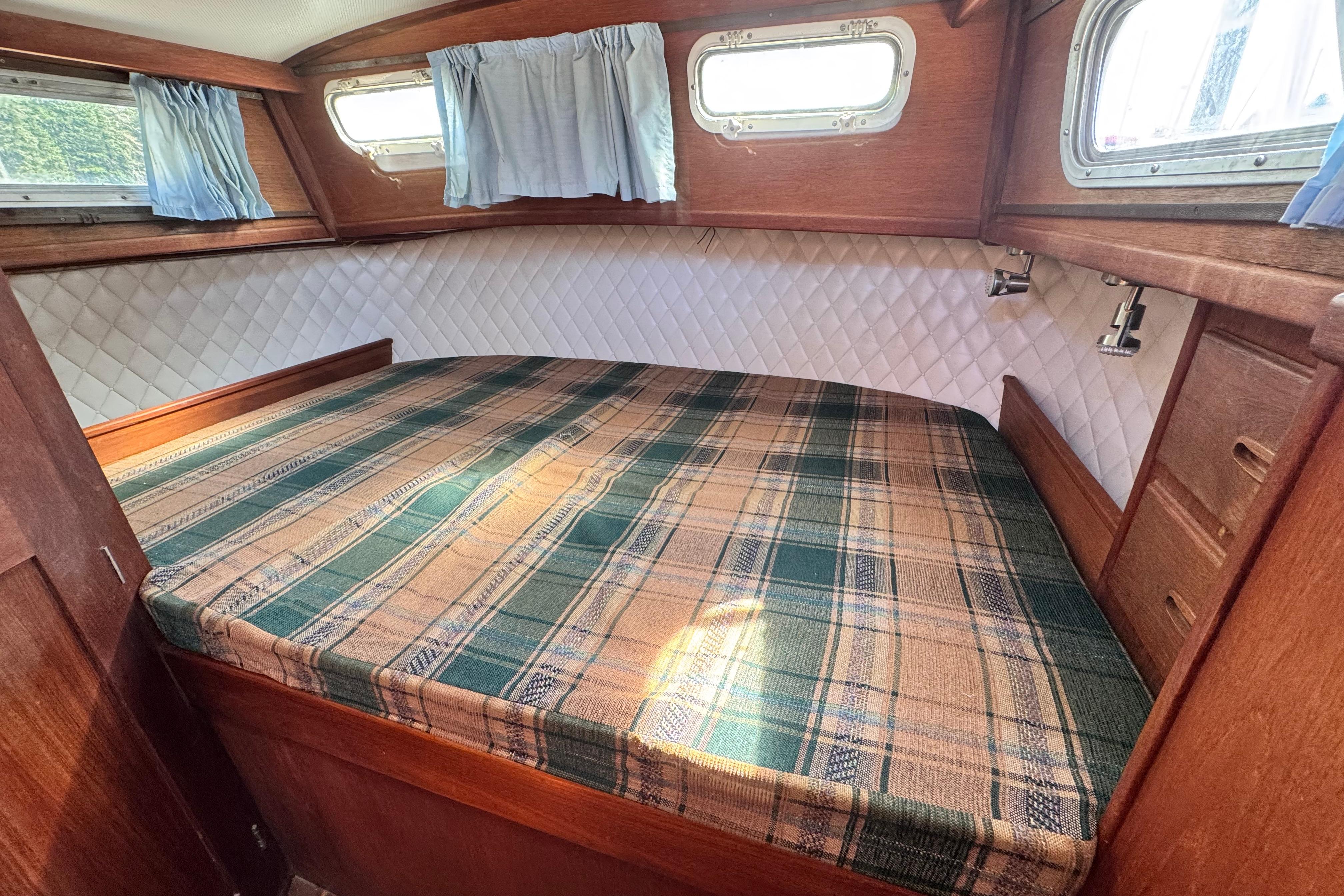 1981 Cooper Marine Seabird 37 Center cockpit zeilboten te koop- YachtWorld