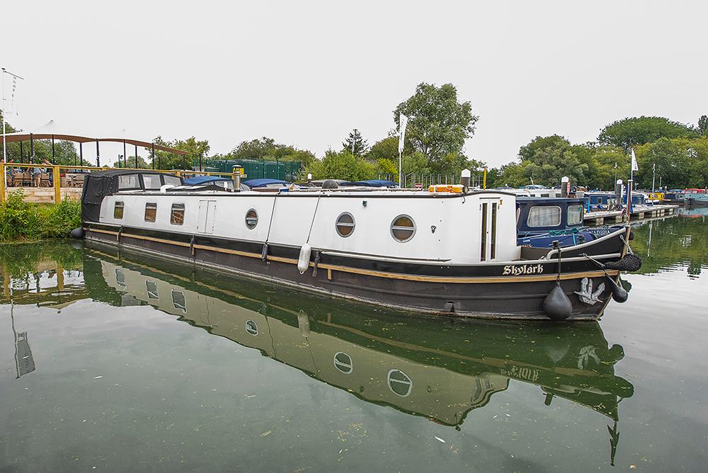 Barge Bluewater 62'x12'06 Wide Beam | 2016 | 62ft - Berkshire | Boatshop24