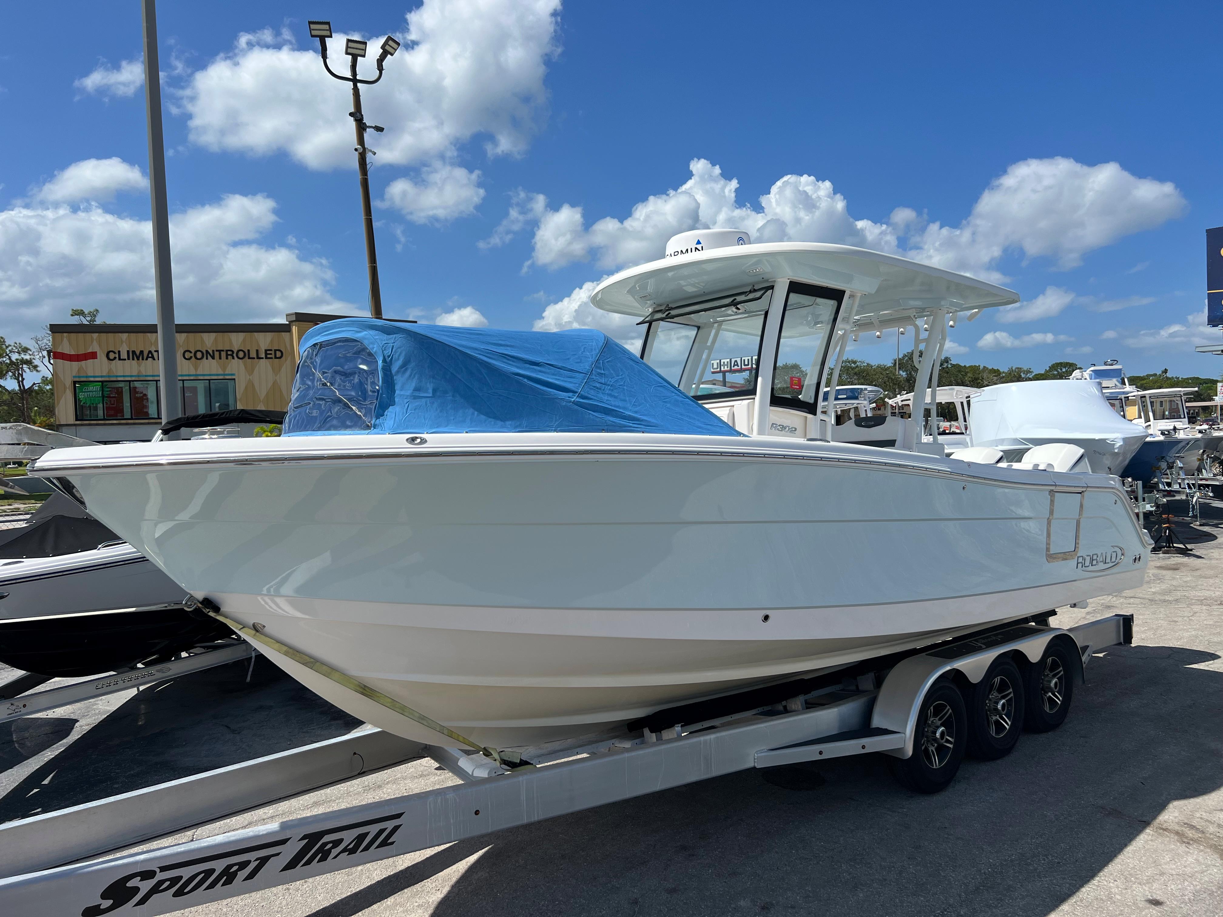 2019 Robalo R302 Centre Console for sale - YachtWorld