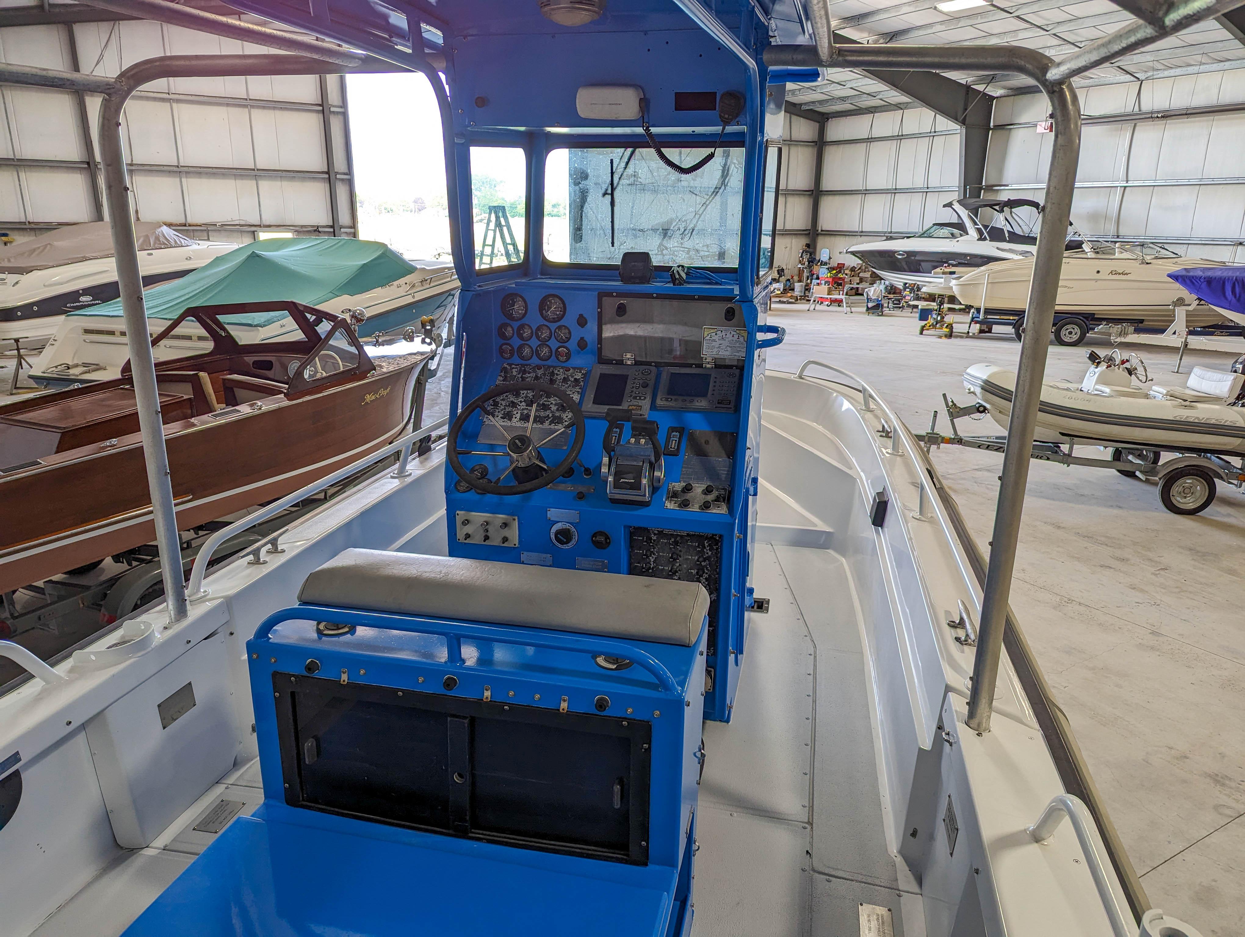 2003 Boston Whaler Guardian 27 Commercial for sale - YachtWorld