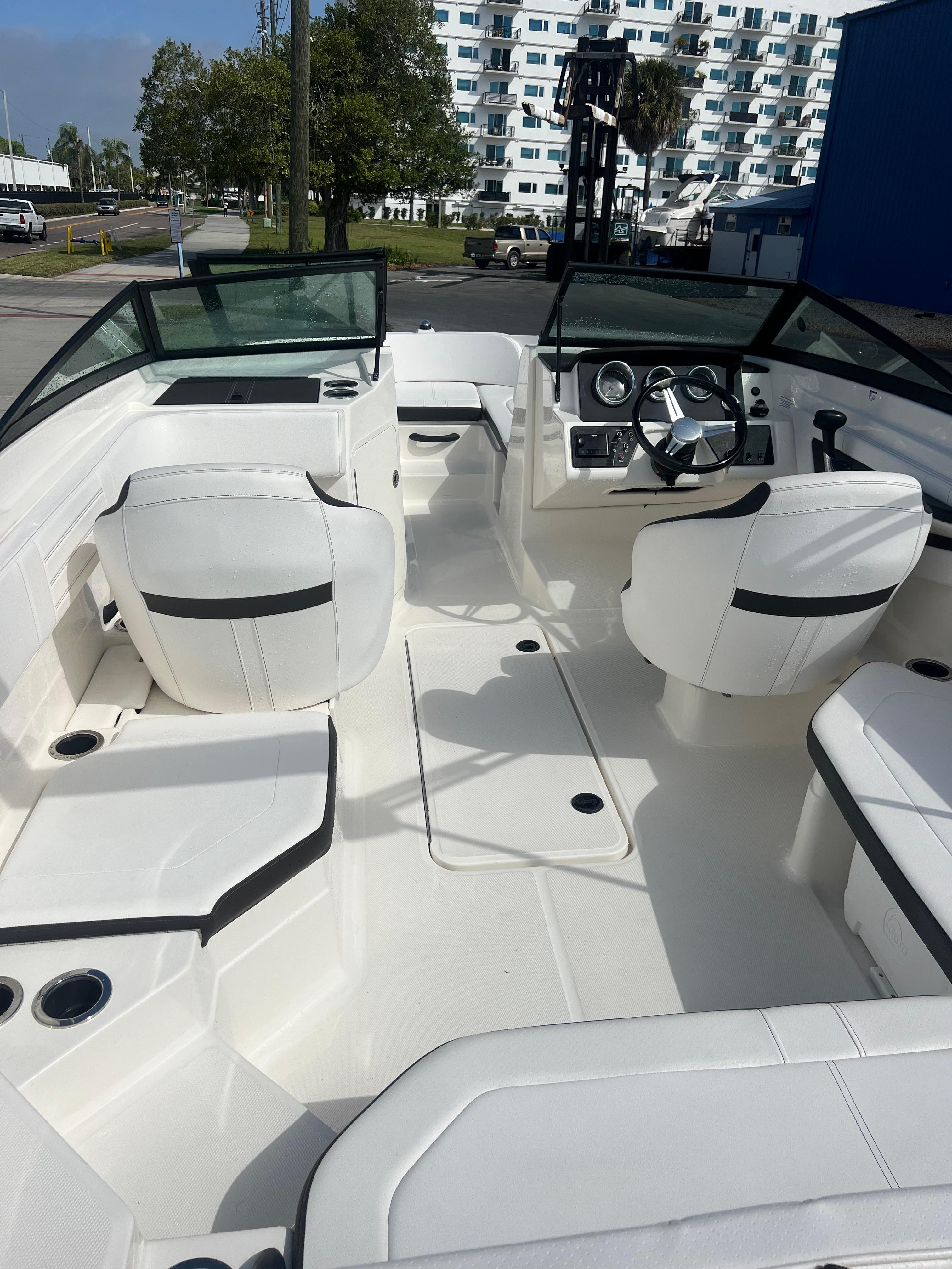 2019 Sea Ray 210 SPX Bowrider for sale - YachtWorld