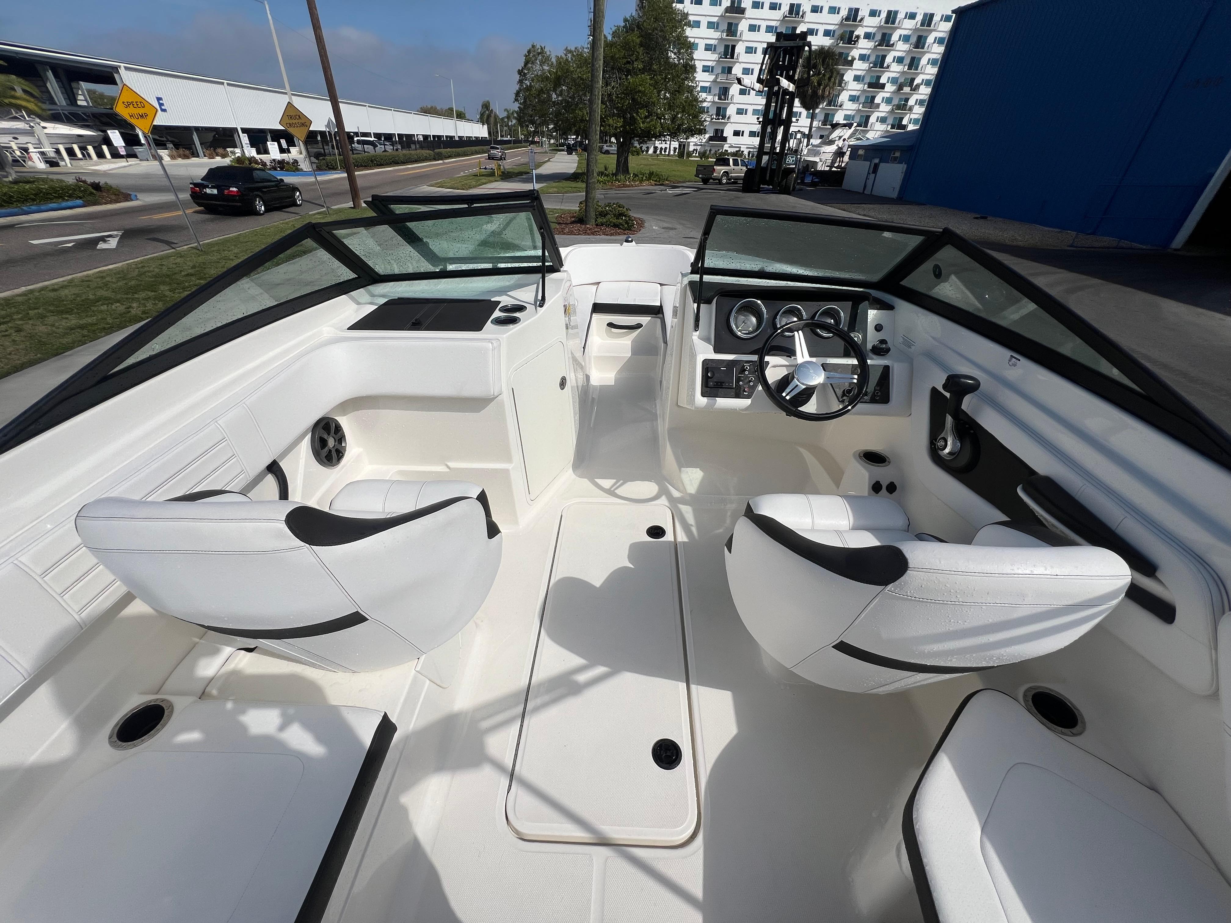 2019 Sea Ray 210 SPX Bowrider for sale - YachtWorld