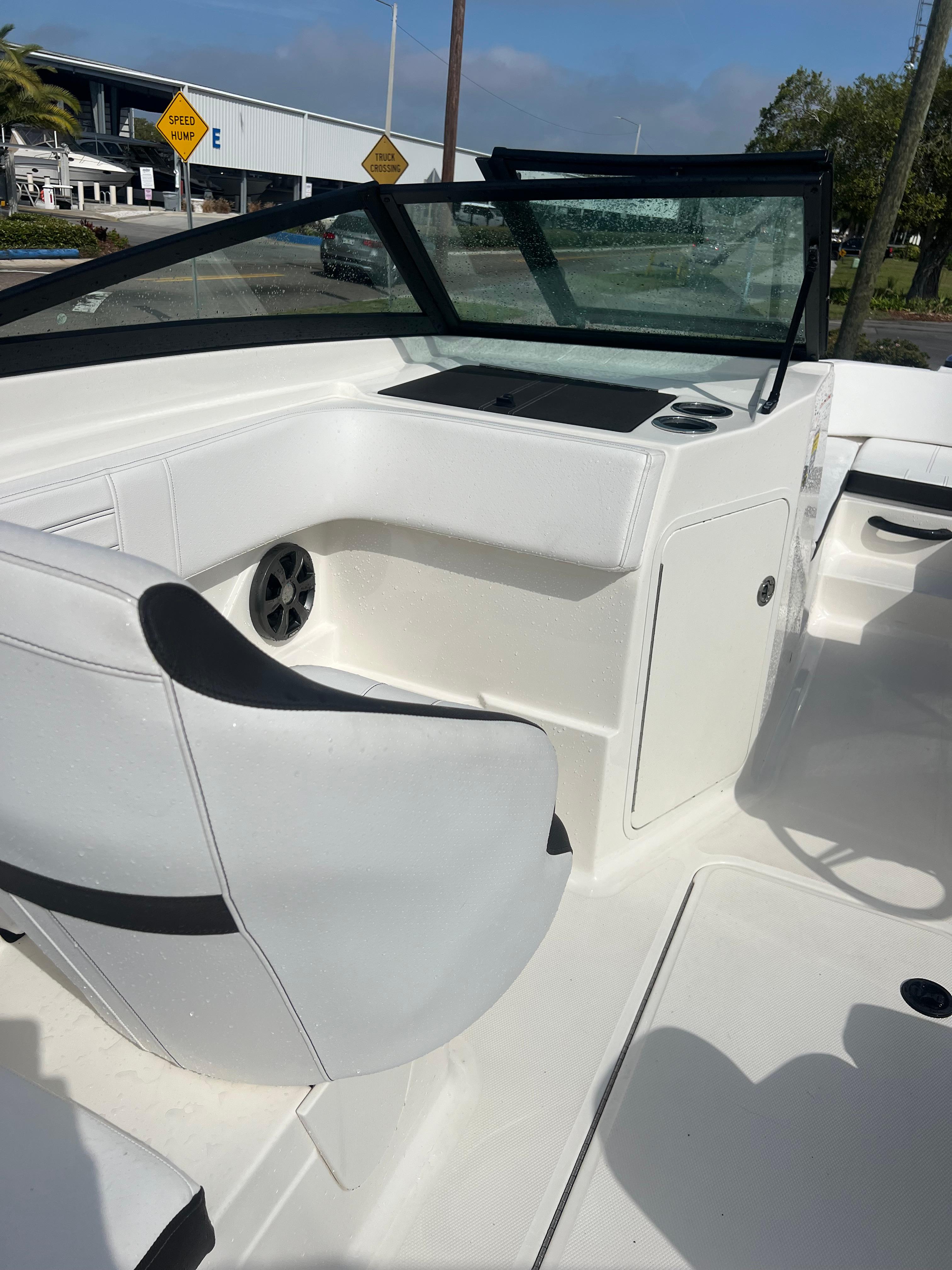 2019 Sea Ray 210 SPX Bowrider for sale - YachtWorld
