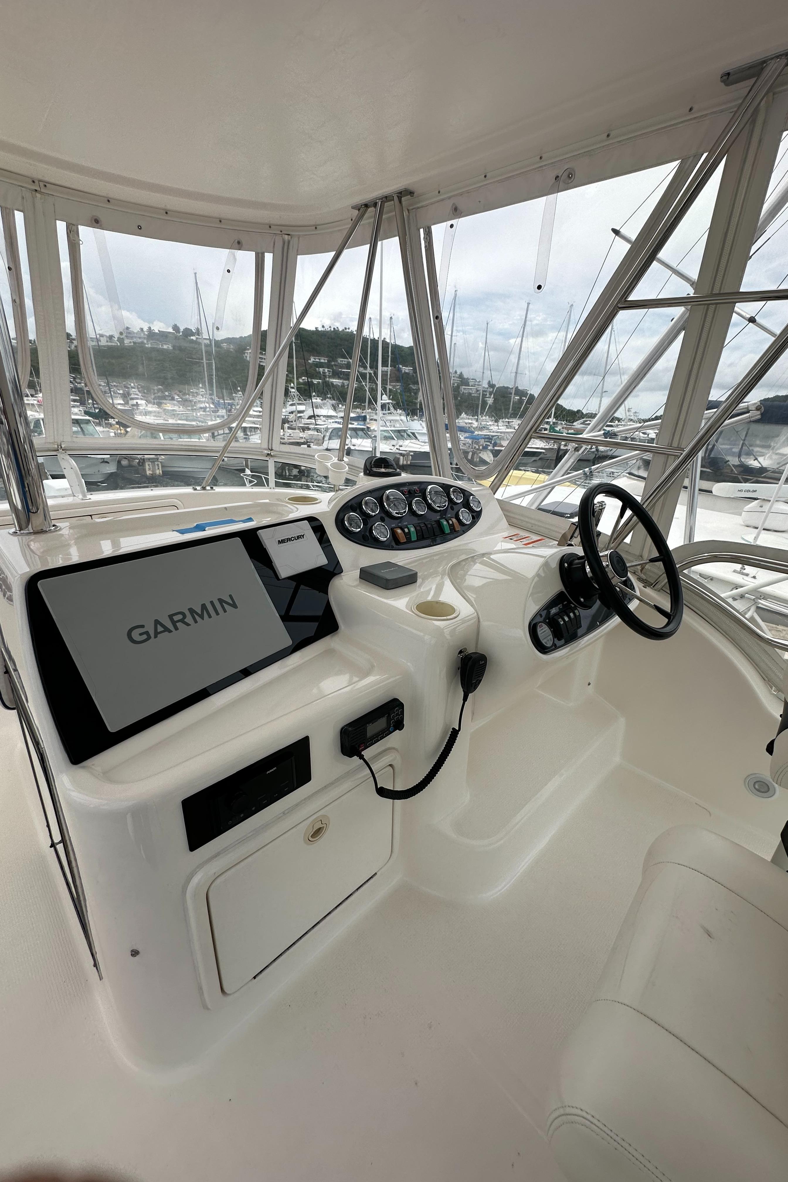 2006 Riviera 33 Flybridge Mega Yacht for sale - YachtWorld