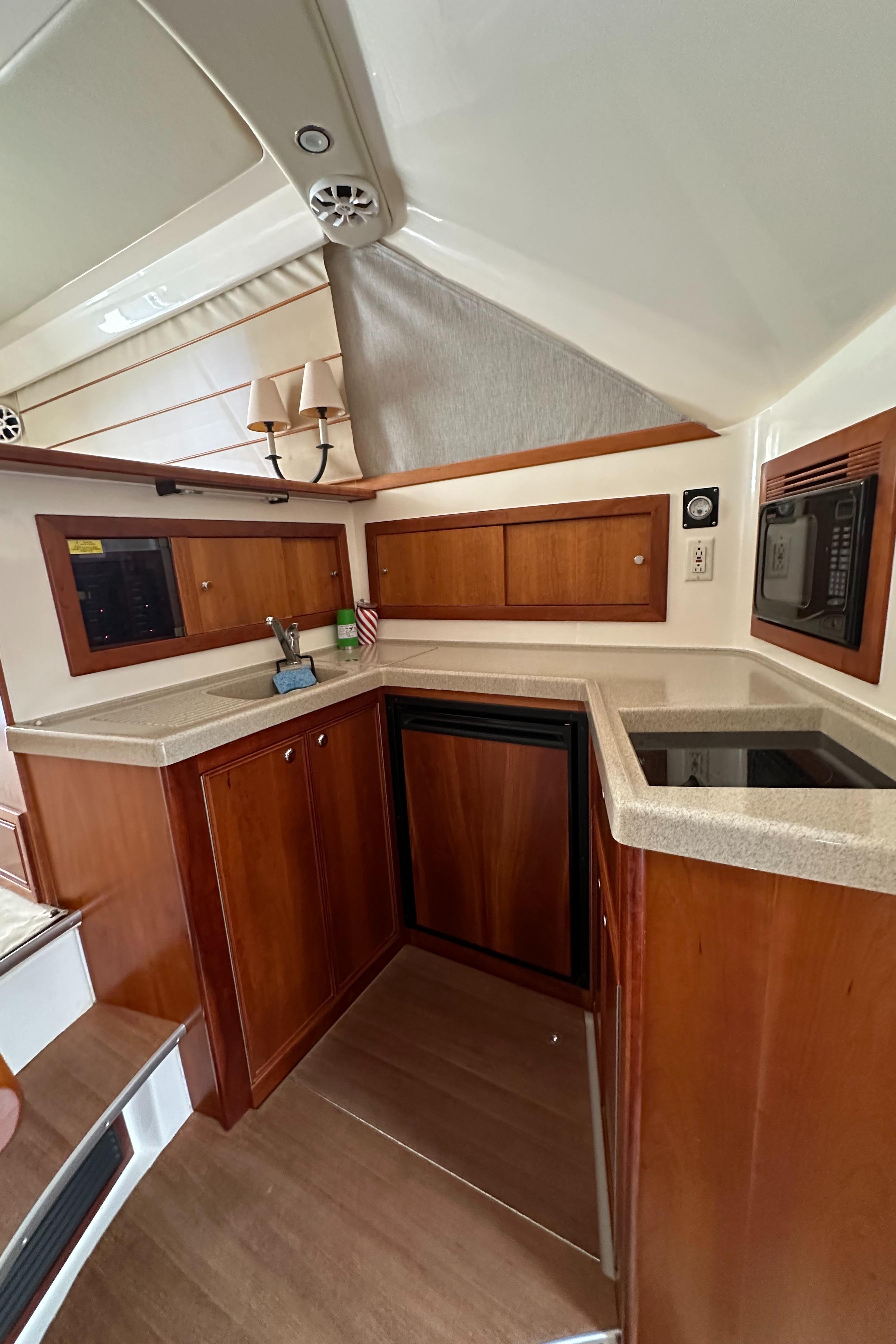 2006 Riviera 33 Flybridge Mega Yacht for sale - YachtWorld