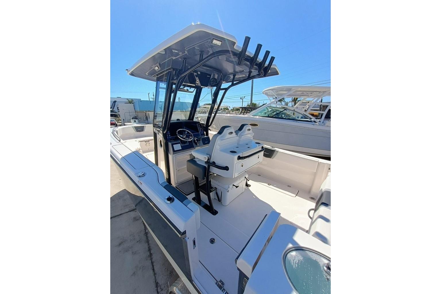 2025 Robalo R300 Barcos de consola central en venta - YachtWorld