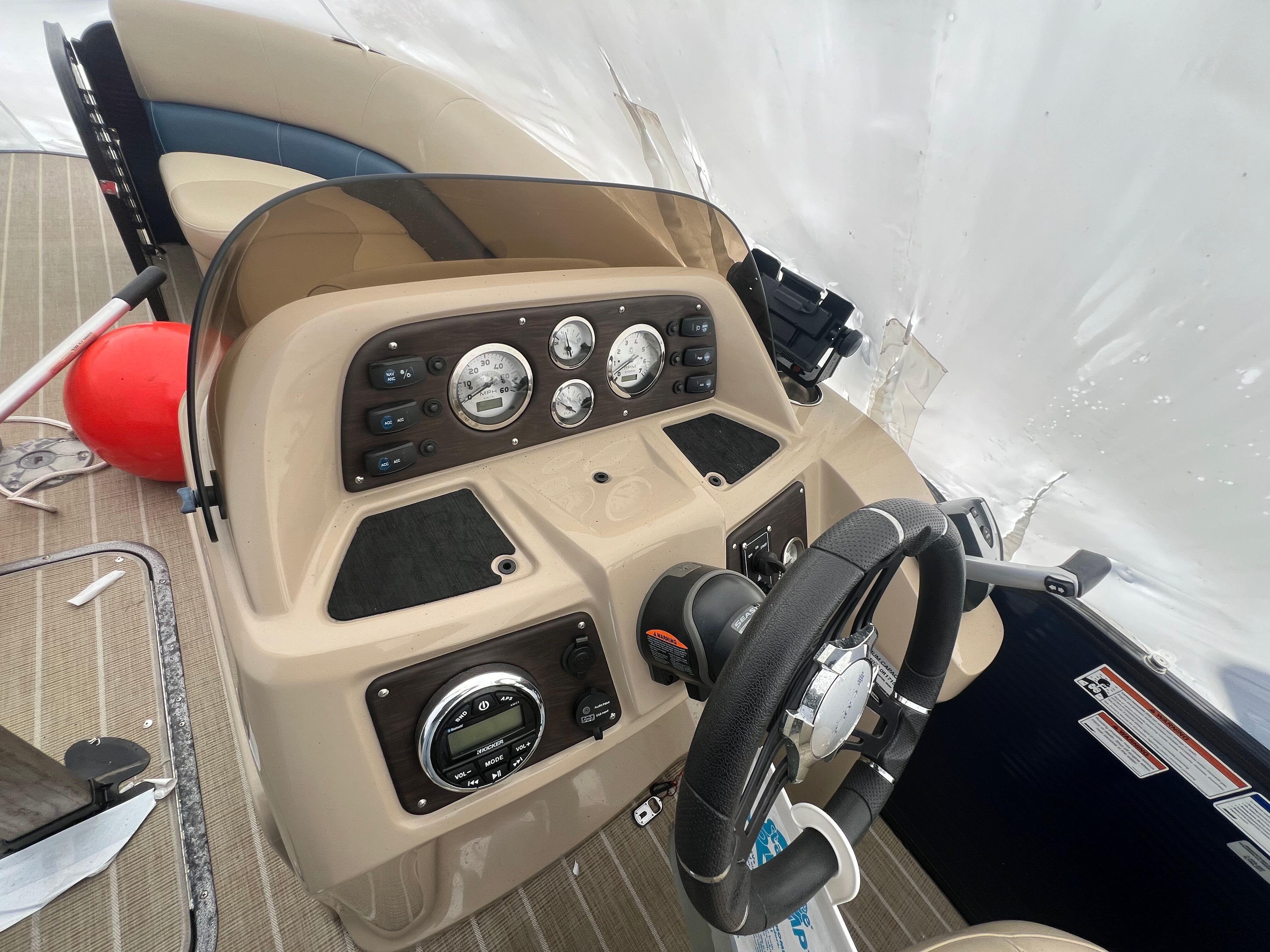 2019 Manitou 25 Aurora Pontoon for sale - YachtWorld