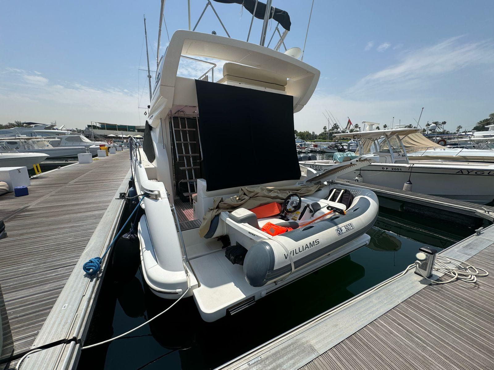 2012 Azimut 40 FLY Flybridge Boot Kaufen - YachtWorld