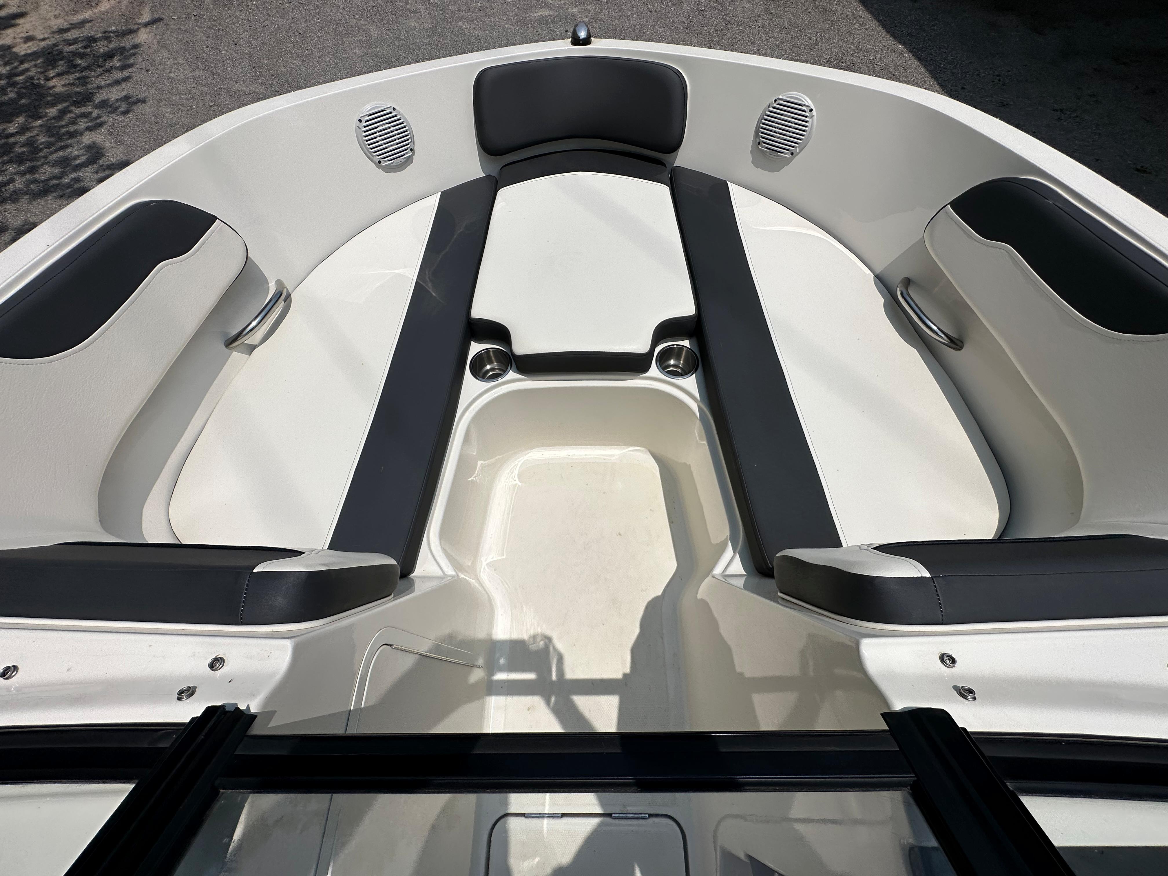 2019 Bayliner VR 5 Bowrider for sale - YachtWorld