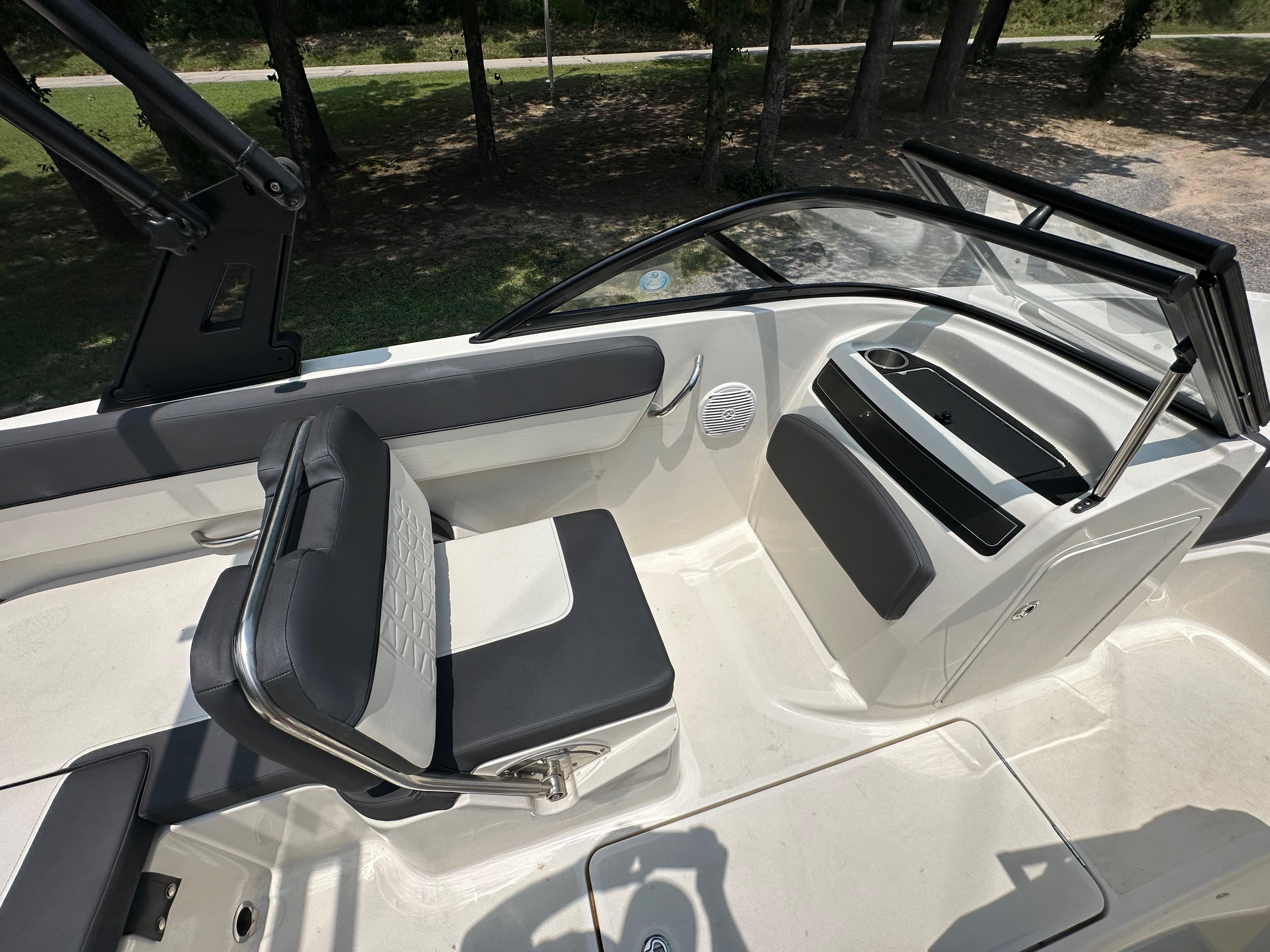 2019 Bayliner VR 5 Bowrider for sale - YachtWorld