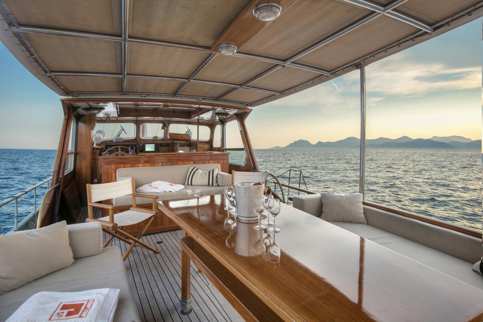 ATALANTA J Antique and Classic Feadship for sale - YachtWorld
