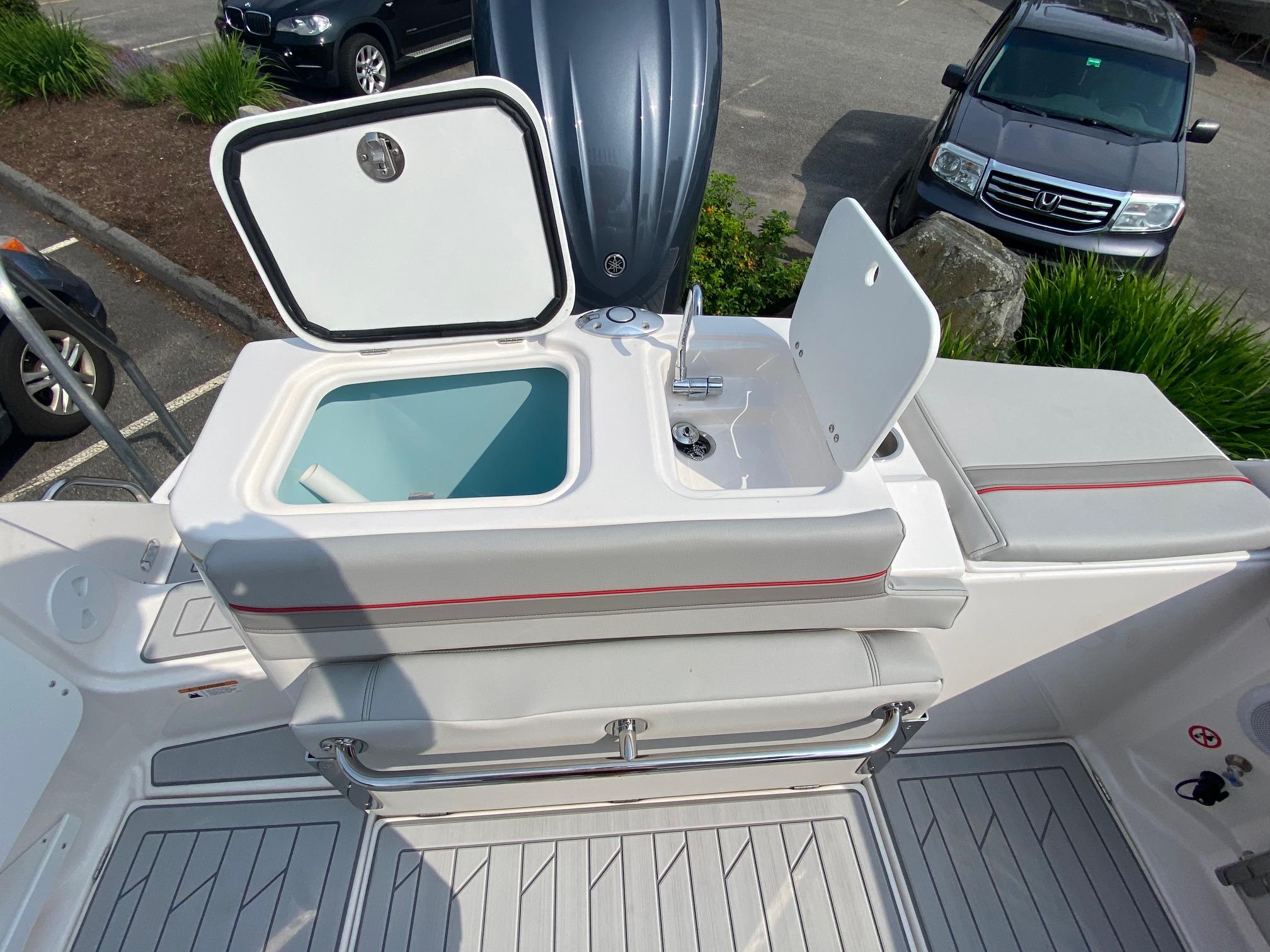 2024 Solara S-250 DC Dual Console for sale - YachtWorld