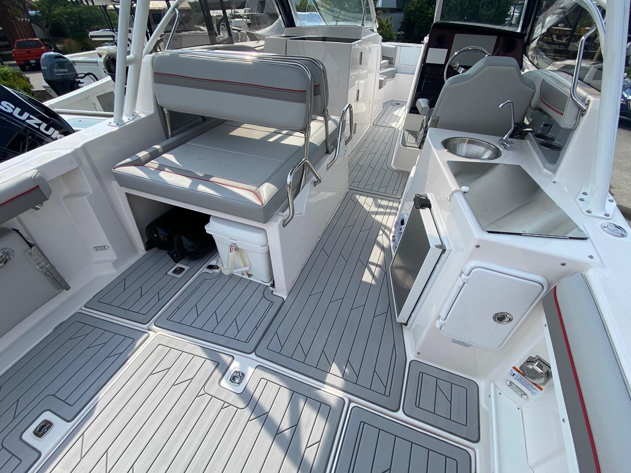 2024 Solara S-250 DC Dual Console for sale - YachtWorld