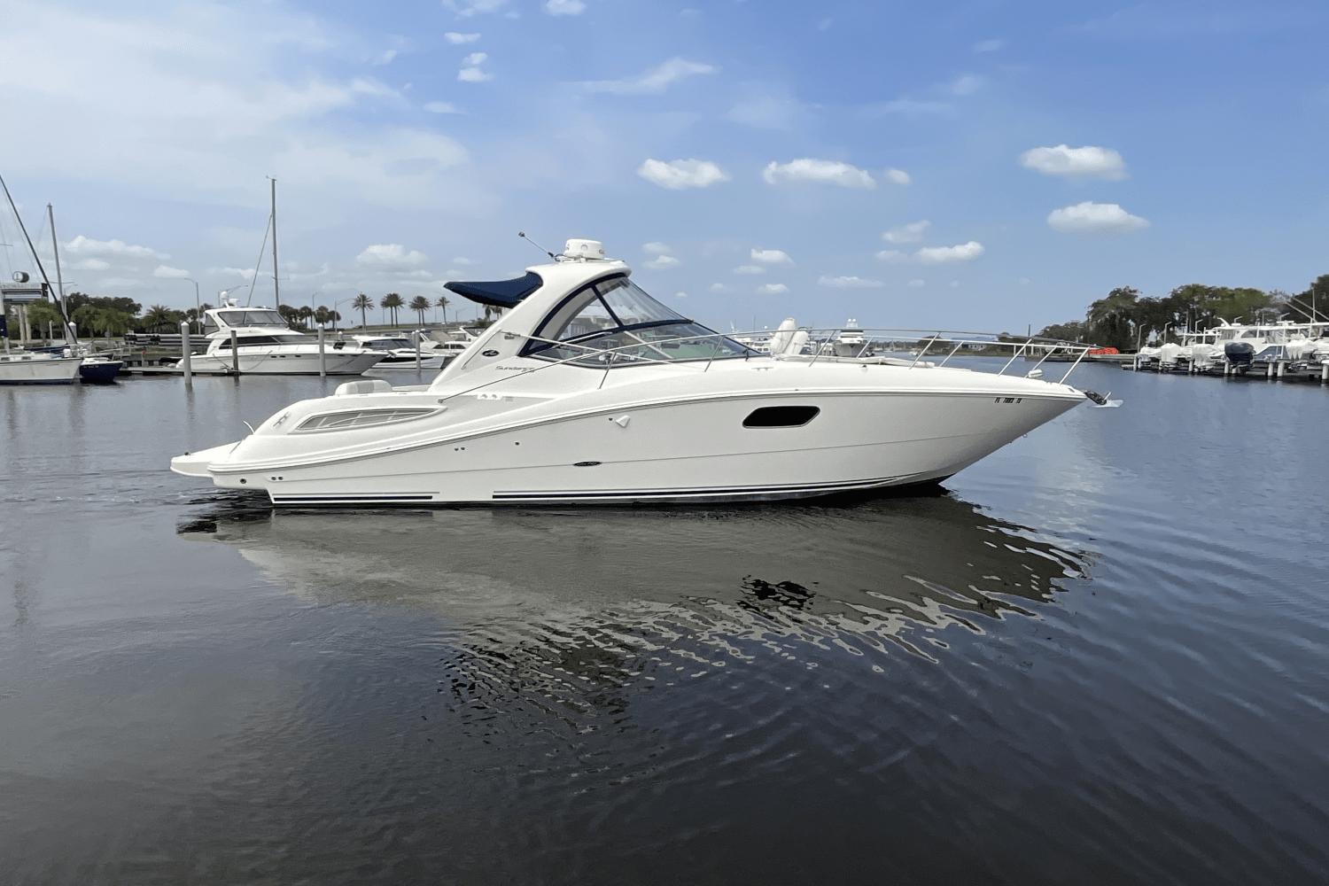 2011 Sea Ray 350 Sundancer Sports Cruiser for sale - YachtWorld