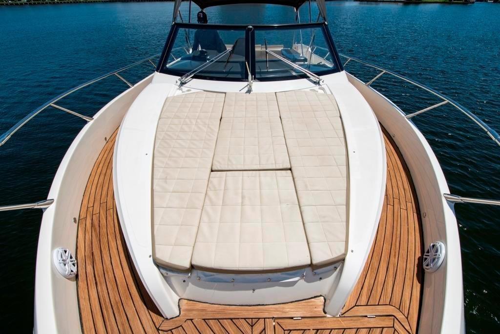 2015 Absolute 40 STL Express Cruiser for sale - YachtWorld