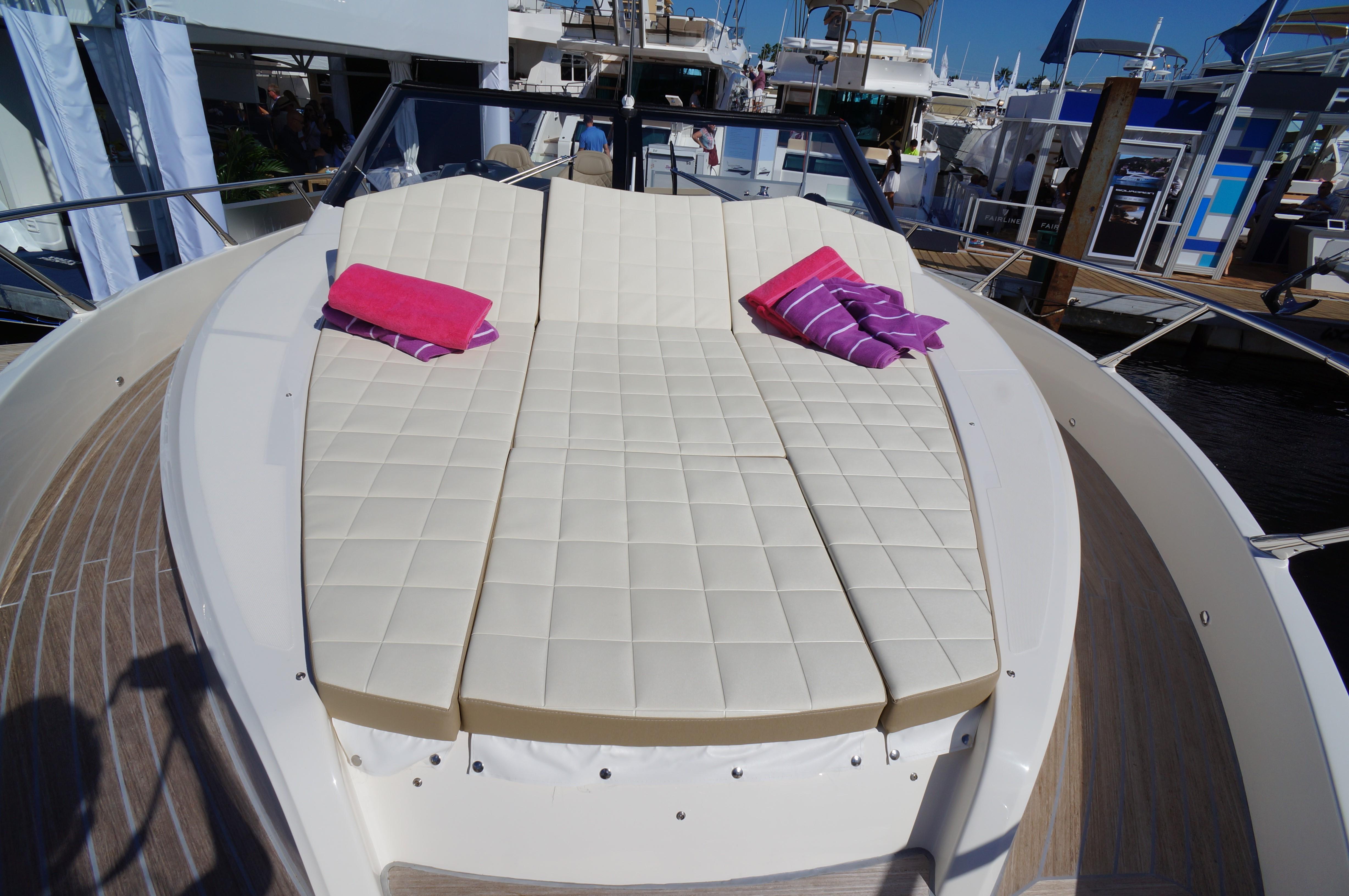 2015 Absolute 40 STL Express Cruiser for sale - YachtWorld