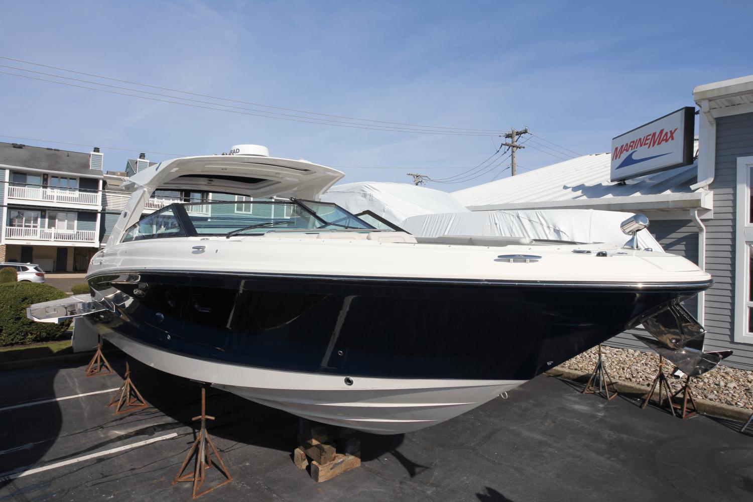 2024 Sea Ray 400 SLX Outboard Cruiser for sale - YachtWorld