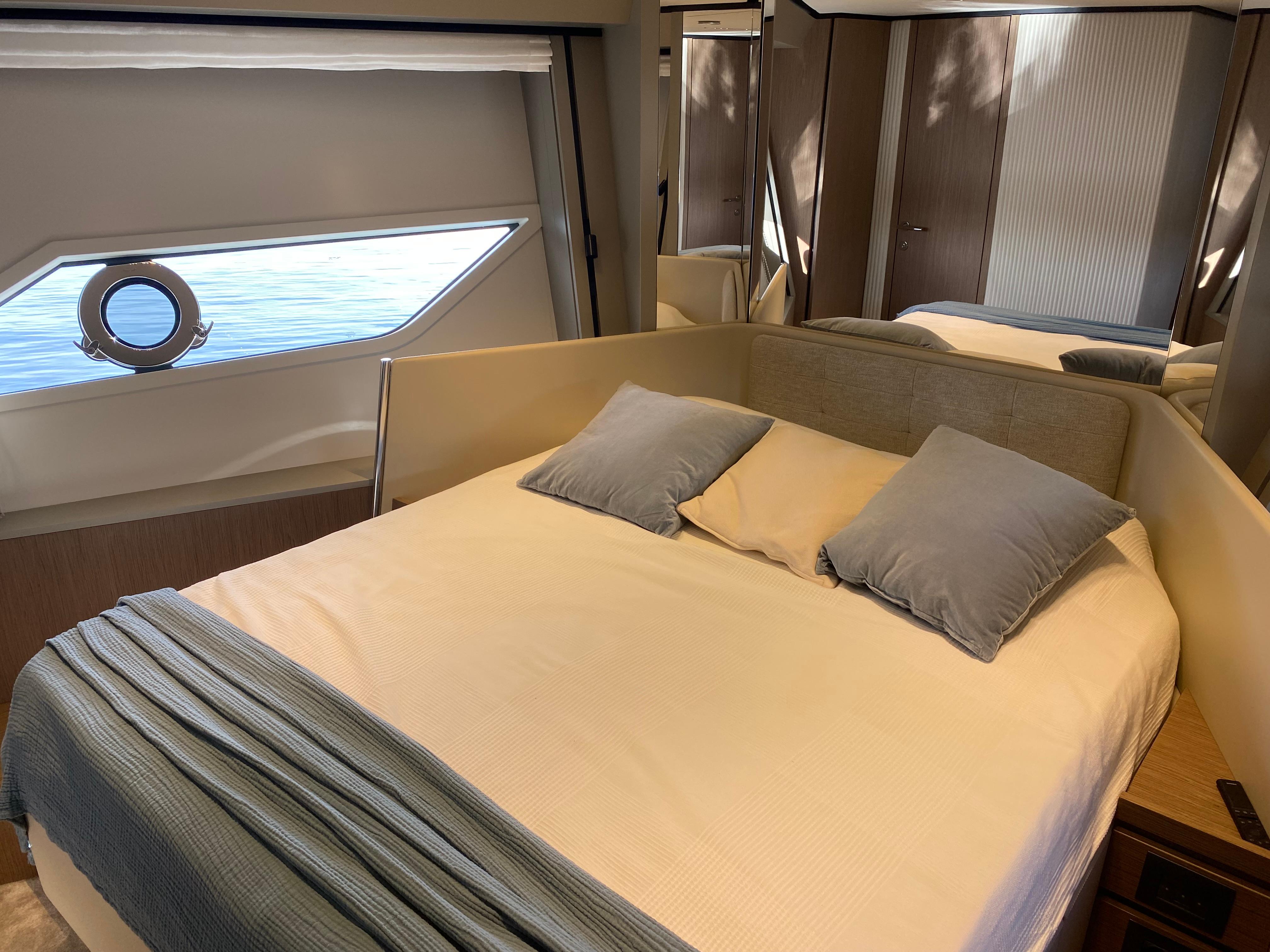 2022 Ferretti Yachts 720 Cruiser for sale - YachtWorld