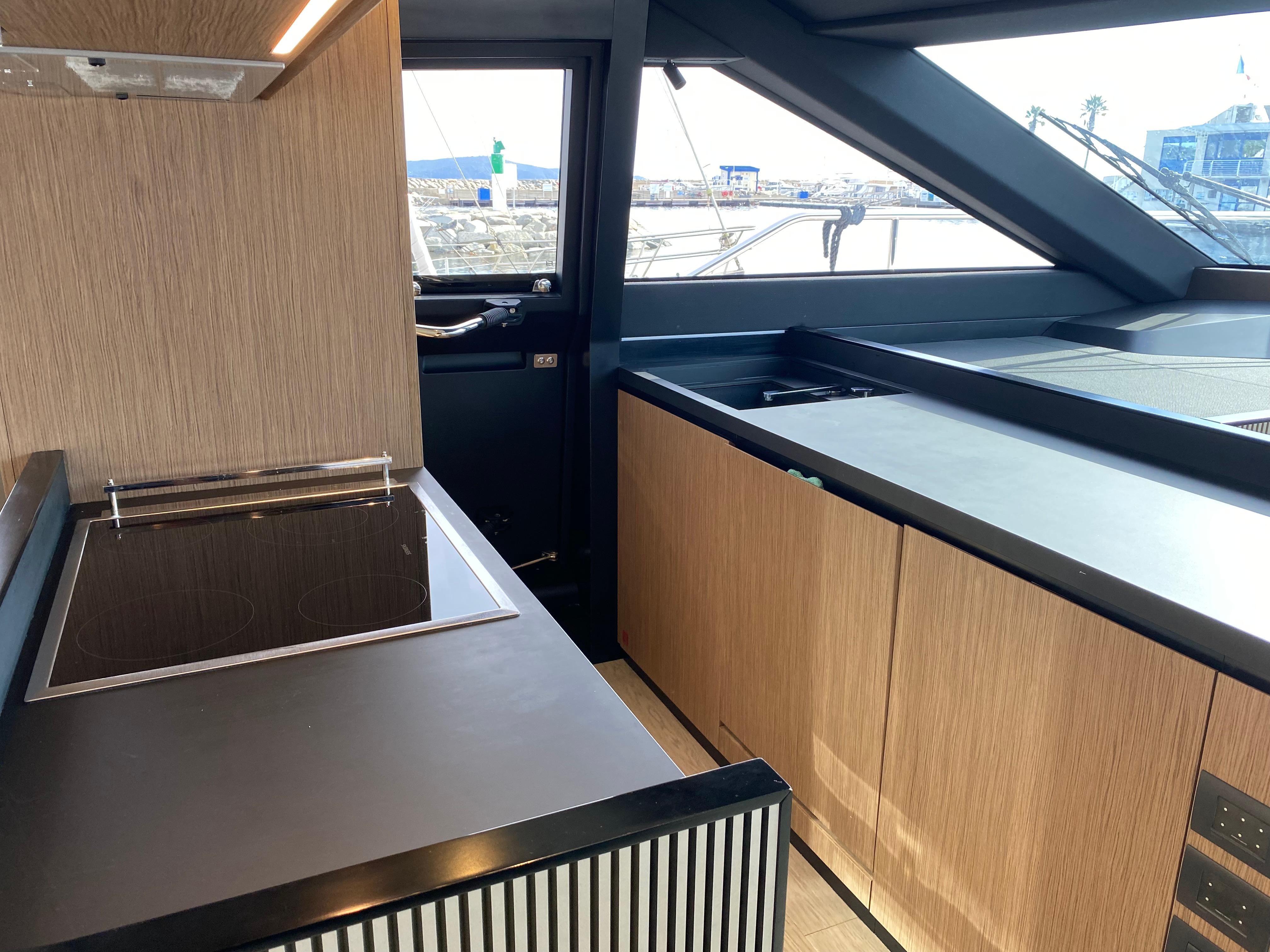 2022 Ferretti Yachts 720 Cruiser for sale - YachtWorld