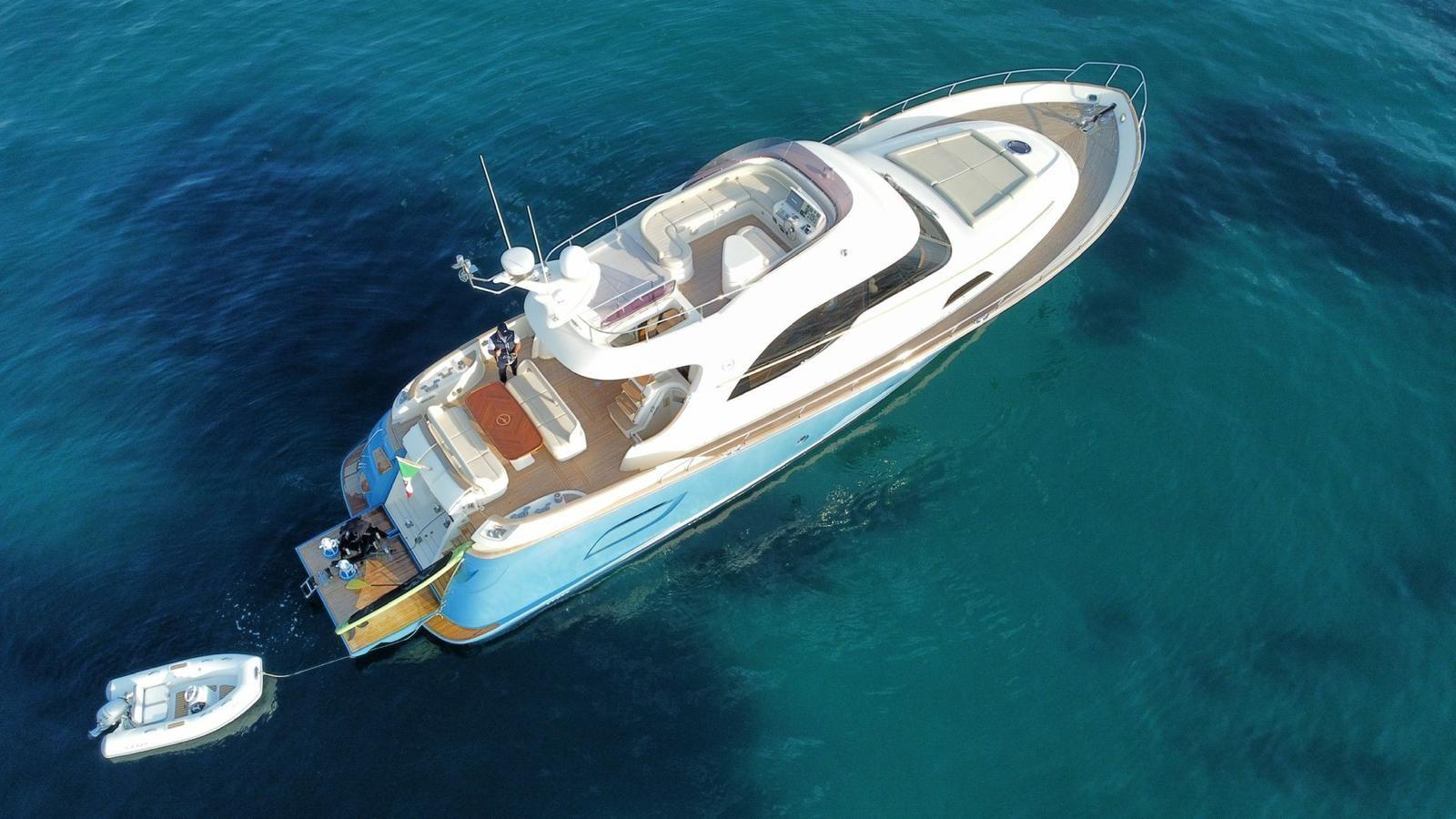 Mochi Craft Dolphin 64 Fly | 20m | 2010 | Boats and Outboards