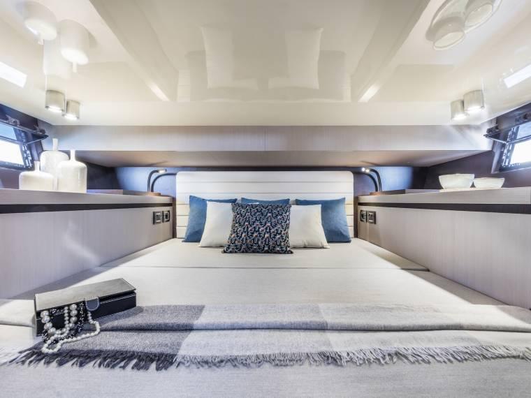 2024 Invictus 320GT Cruiser for sale - YachtWorld