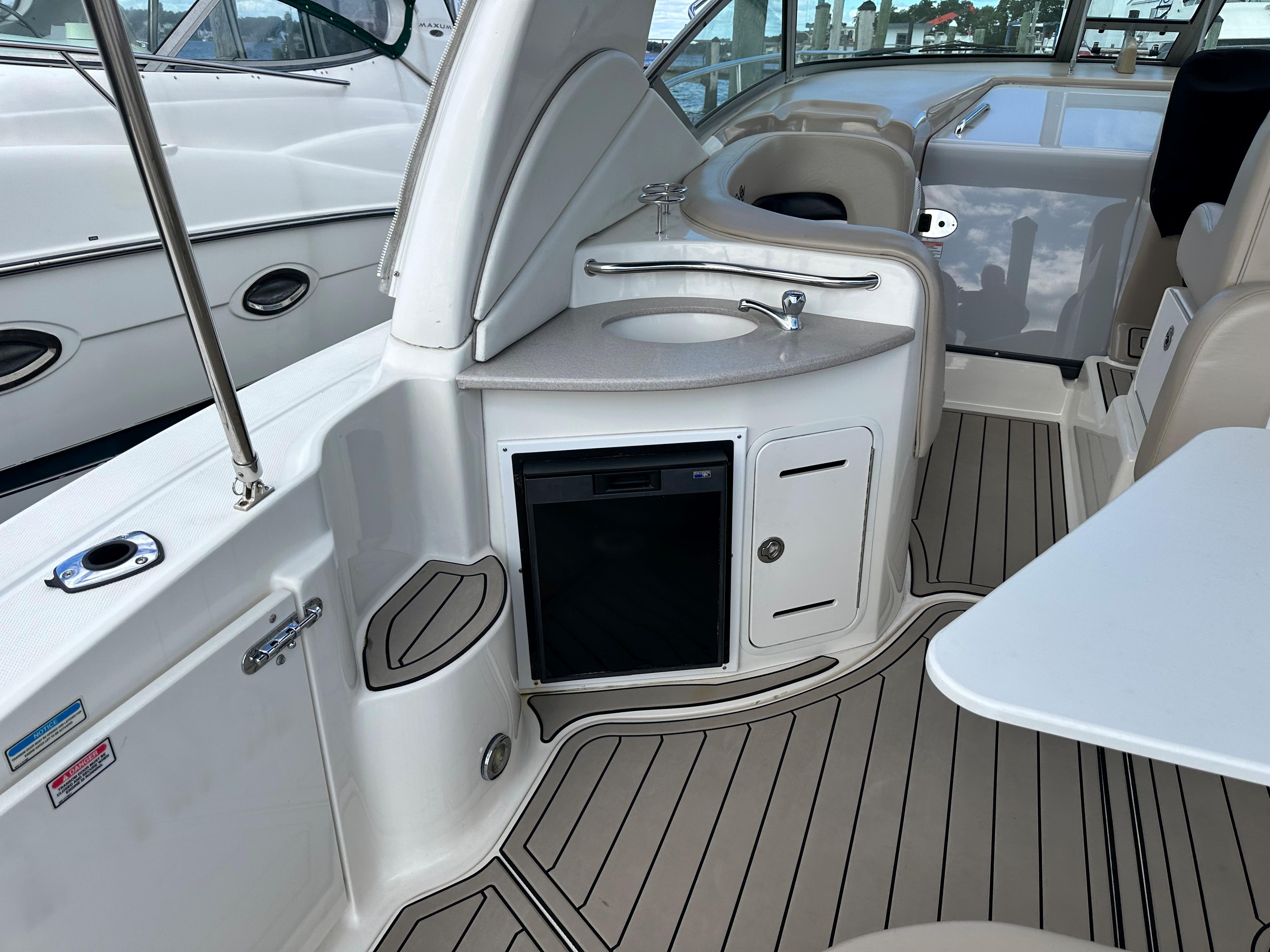 2005 Sea Ray 320 Sundancer Cruiser for sale - YachtWorld