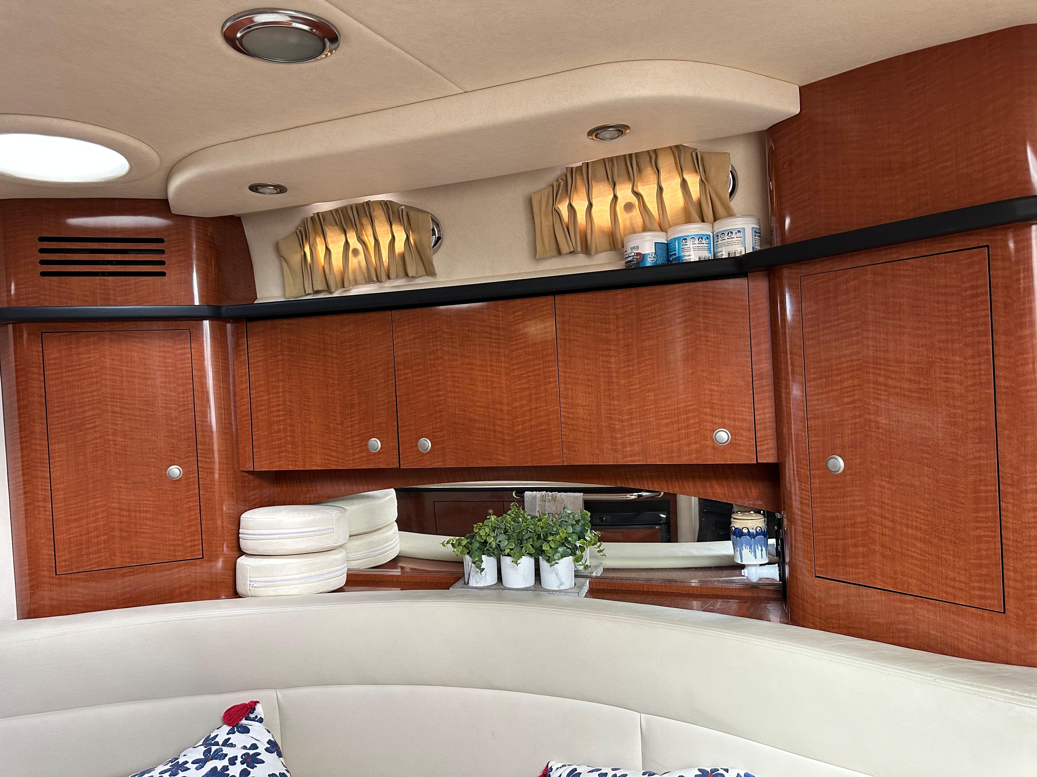 2005 Sea Ray 320 Sundancer Cruiser for sale - YachtWorld