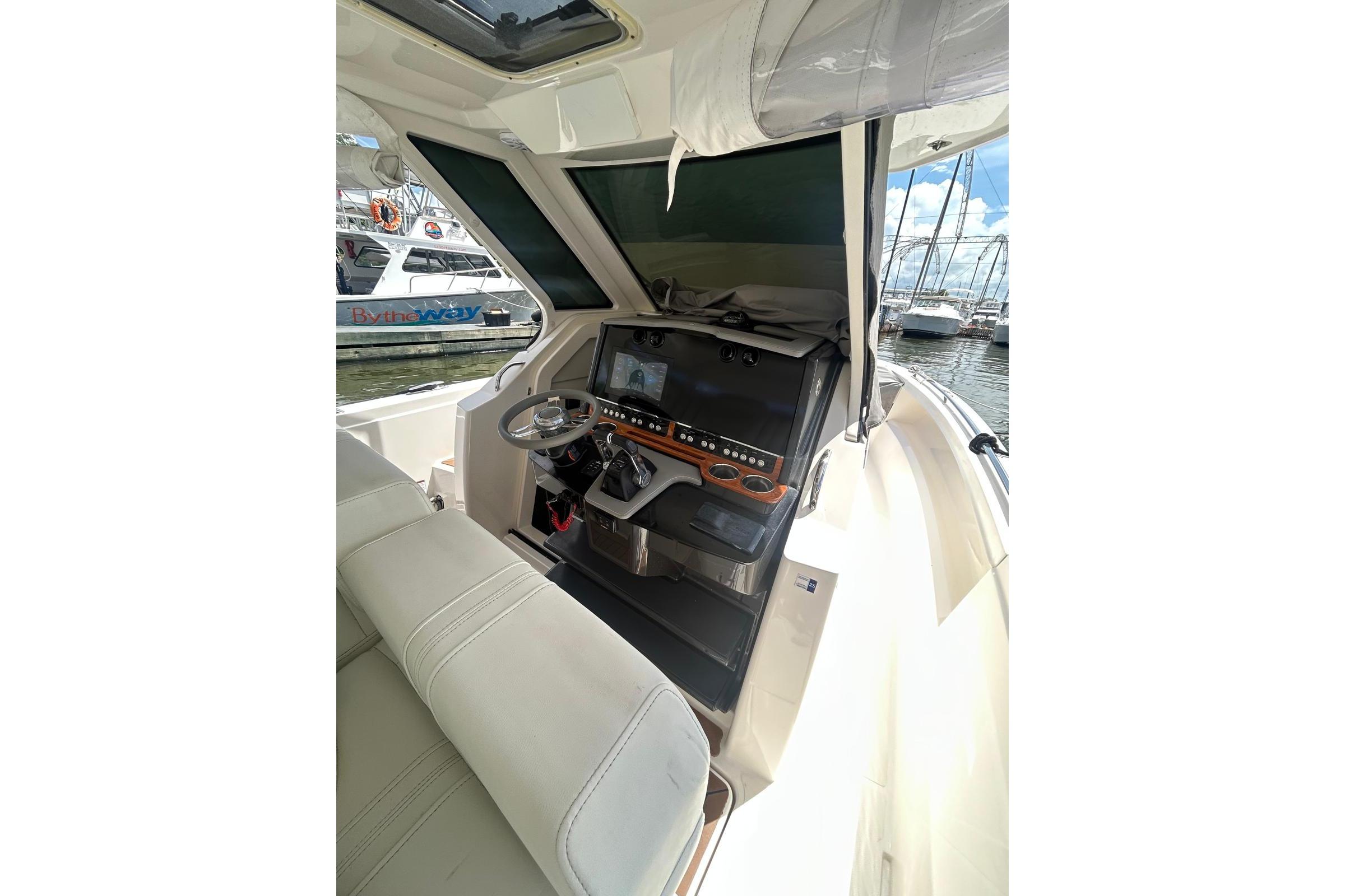 2021 Tiara Yachts 34 LS Center Console for sale - YachtWorld