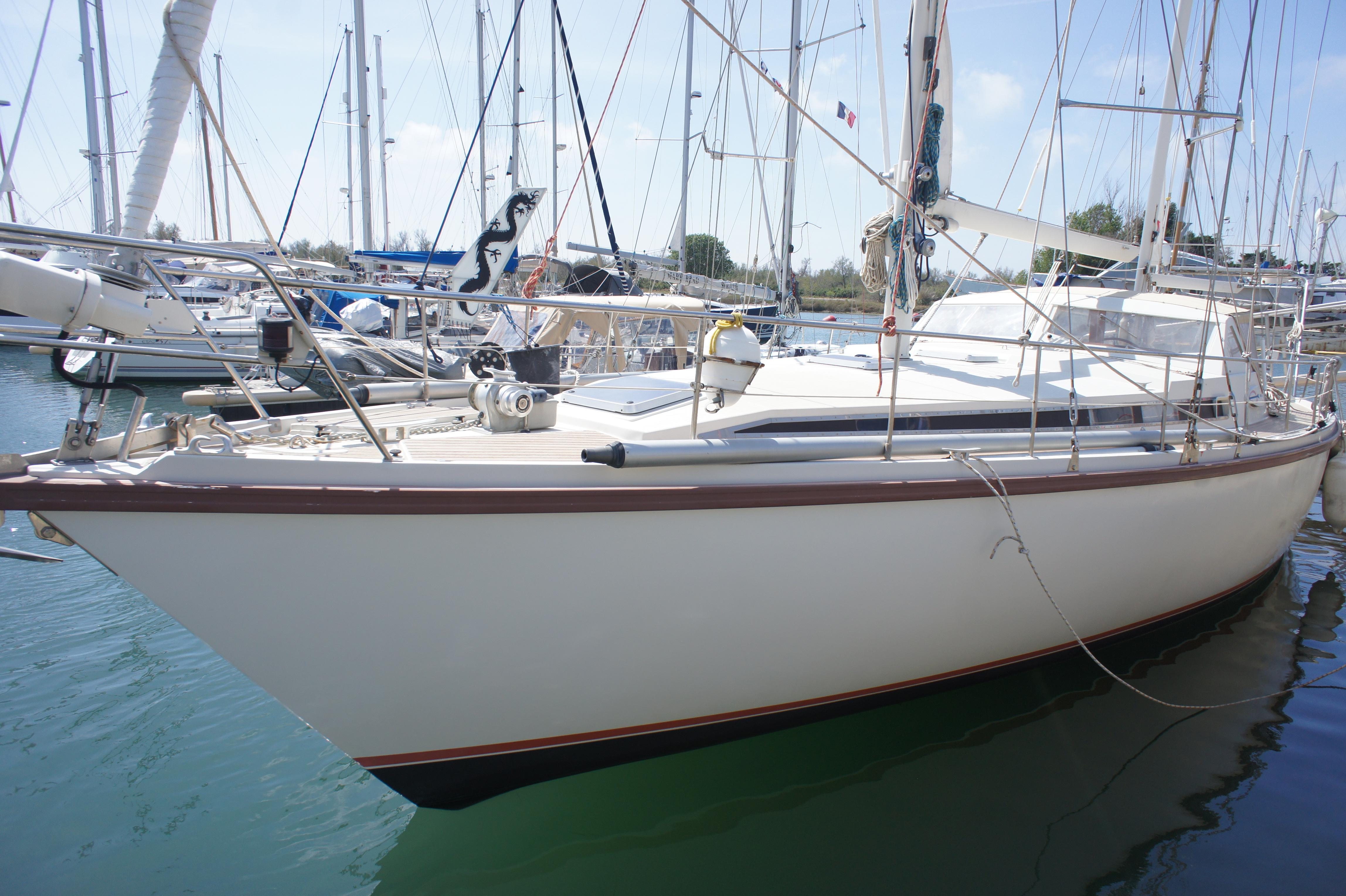 Used 1997 Amel Super Maramu | TopBoats