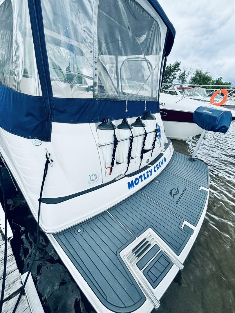 2004 Rinker 290 Fiesta Vee Kruisers te koop- YachtWorld