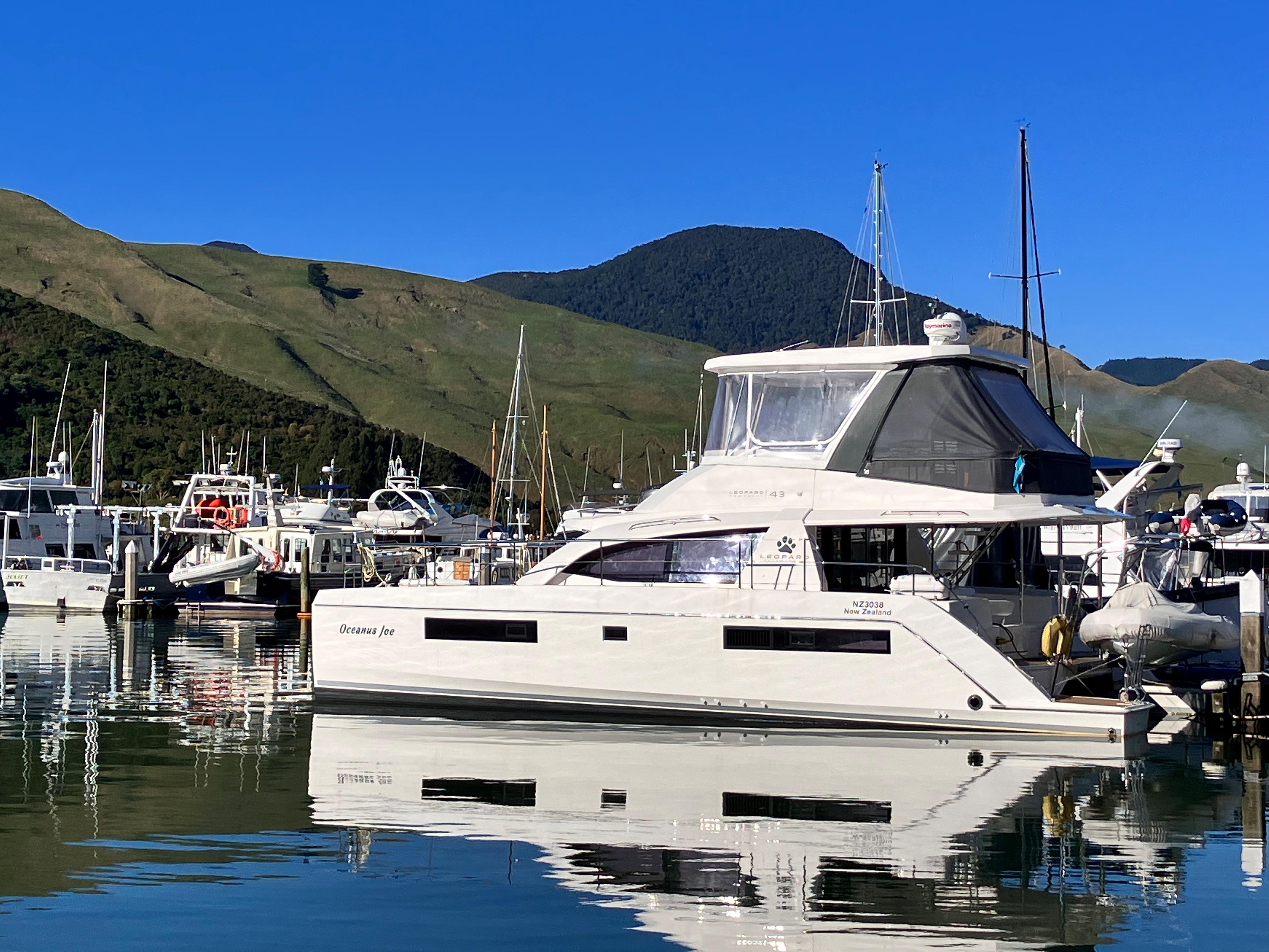 2019 Leopard 43 Powercat Power Catamaran for sale - YachtWorld
