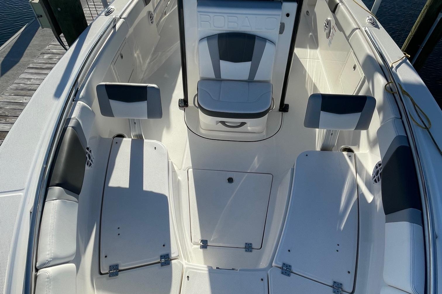 2022 Robalo R272 Center Console Center Console for sale - YachtWorld
