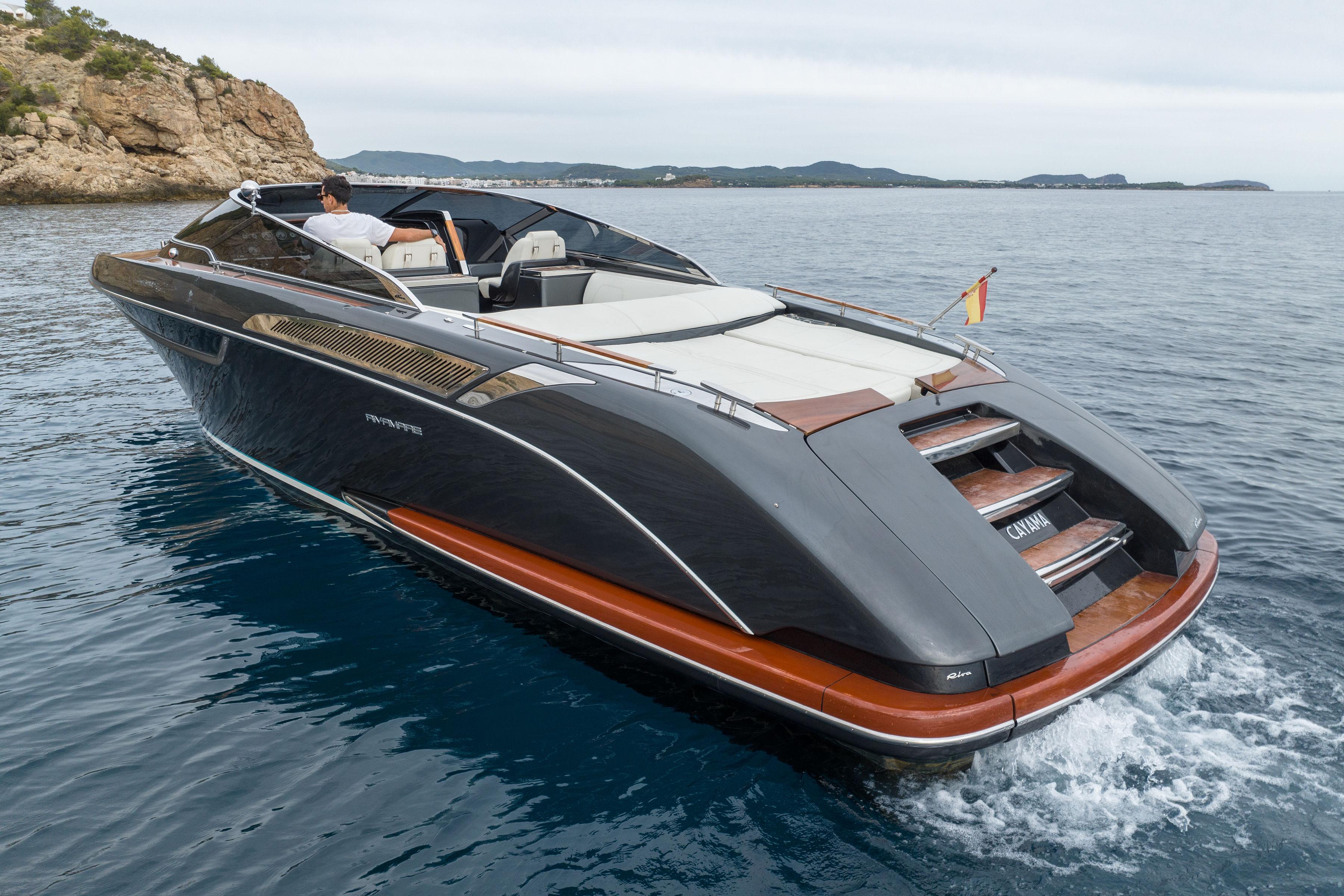 2017 Riva Rivamare 38 Sports Cruiser for sale - YachtWorld