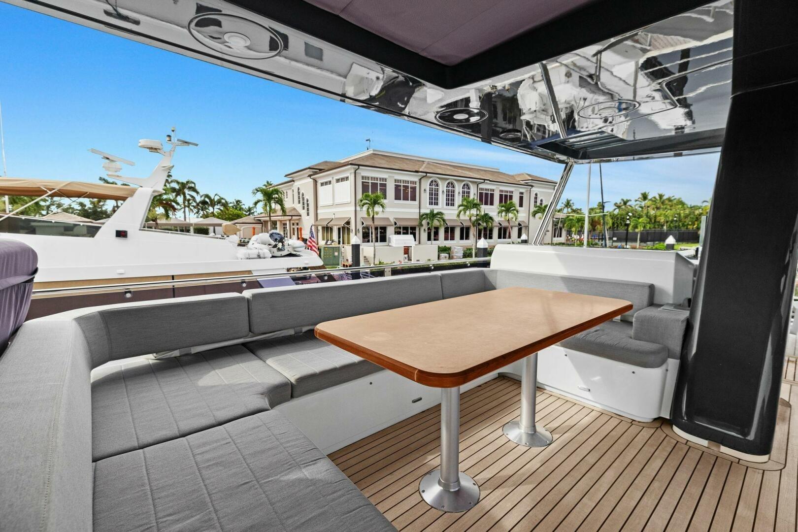 2021 Sirena 64 Flybridge for sale - YachtWorld