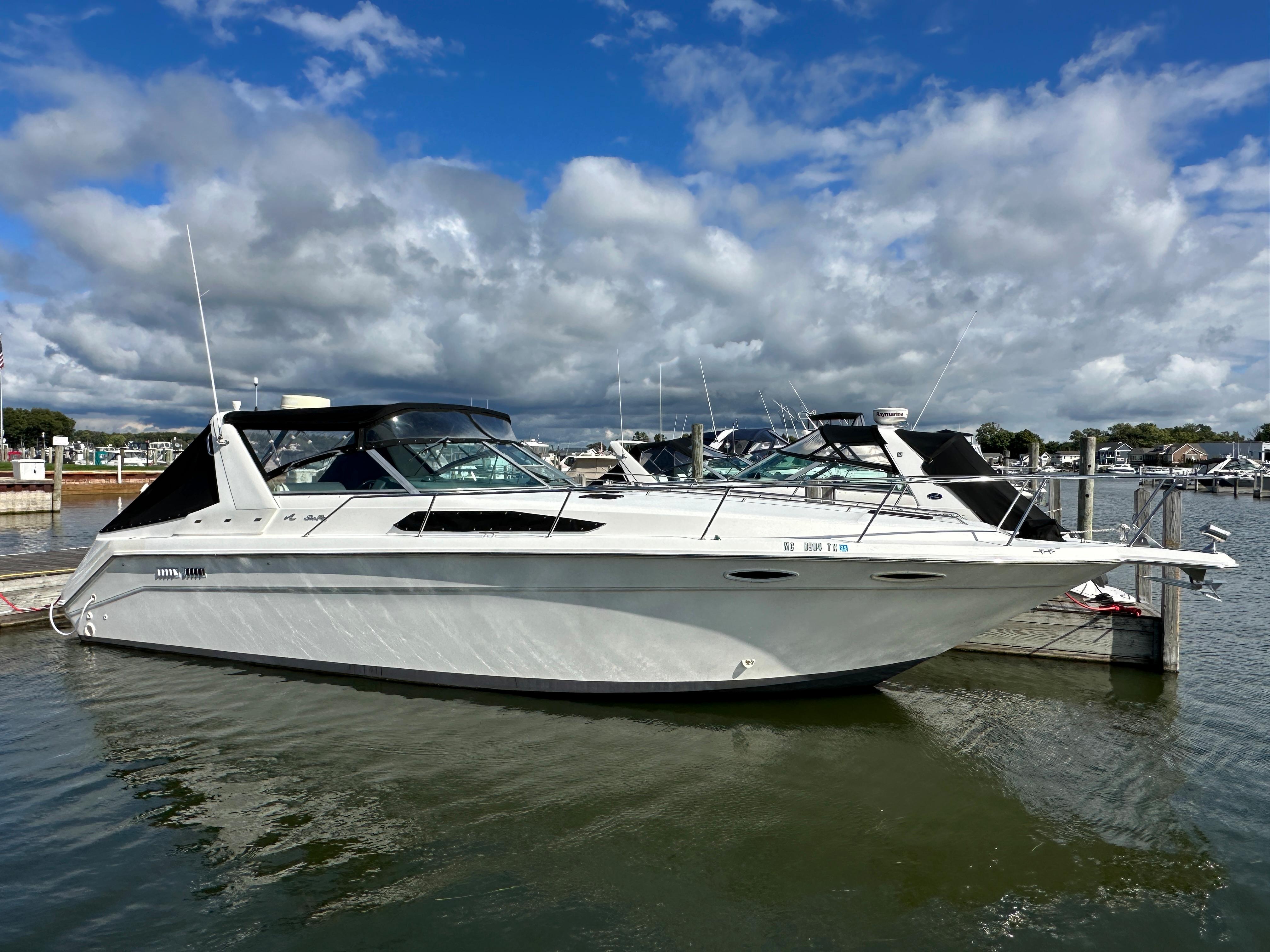 1993 Sea Ray 370 Express Cruiser Motor Yacht for sale - YachtWorld