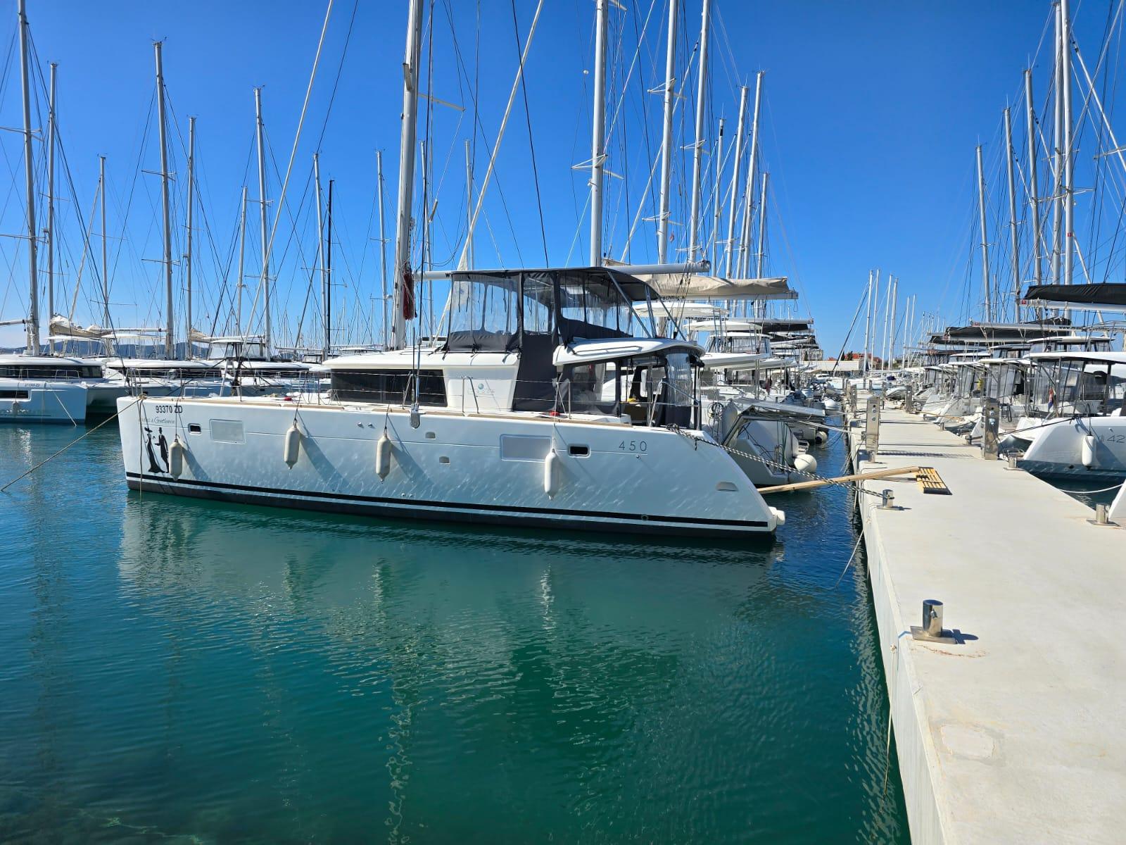 2014 Lagoon 450F Catamaran for sale - YachtWorld