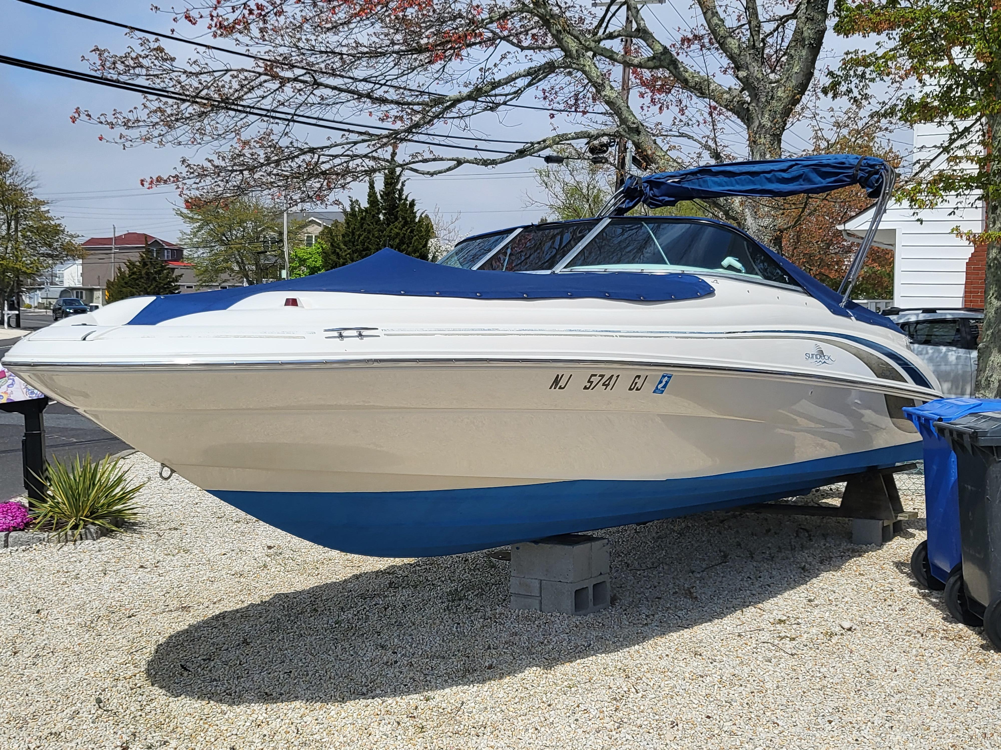 1999 Sea Ray 210 Sundeck Deck for sale - YachtWorld