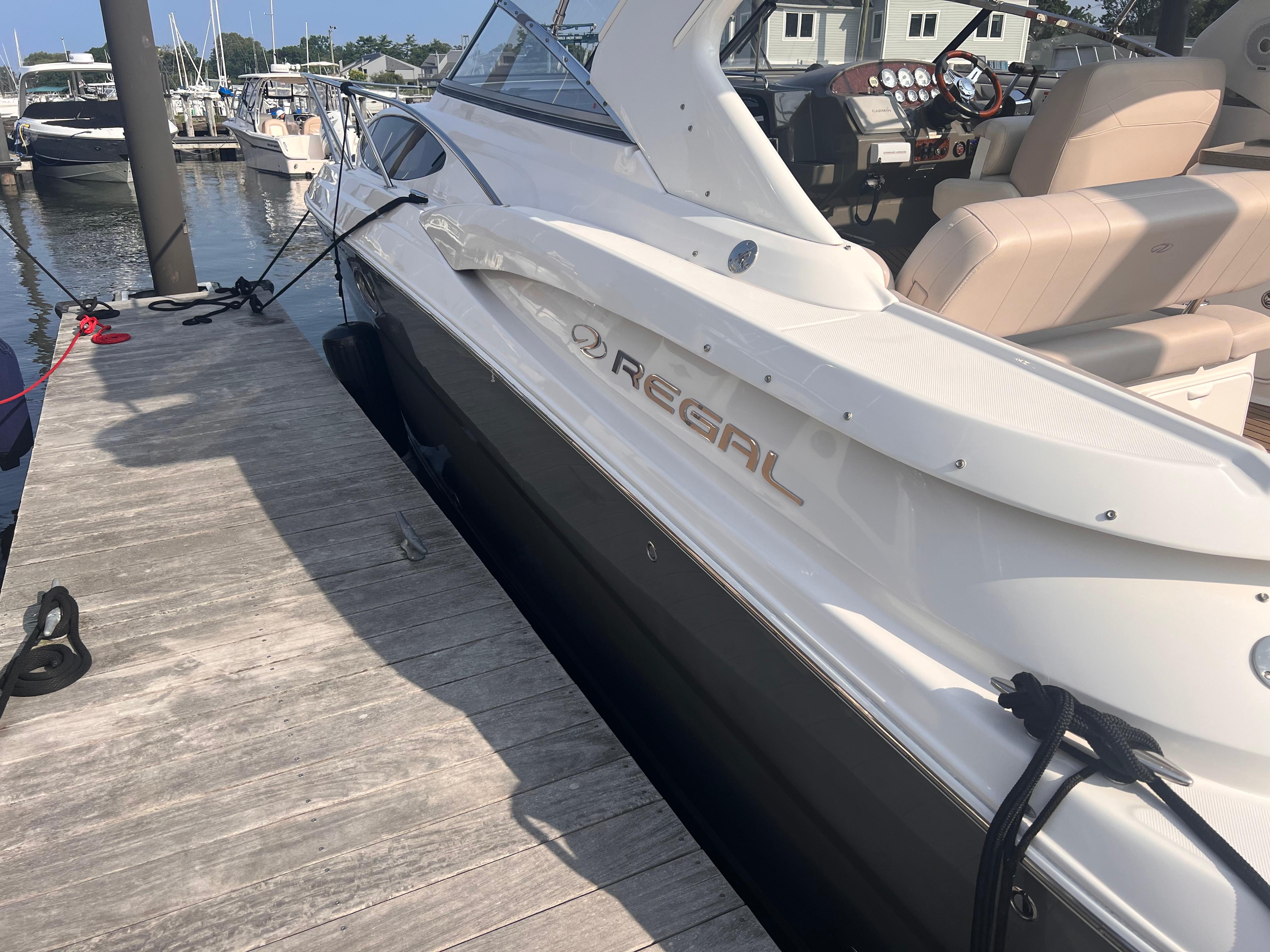 2011 Regal 35 Express Cruiser Cruiser for sale - YachtWorld